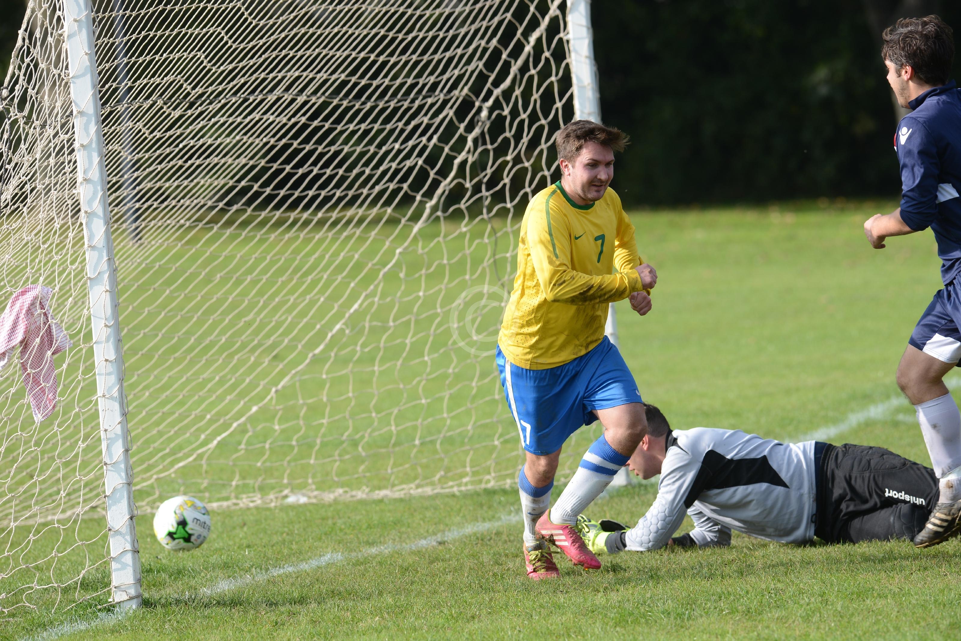 FOOTBALL 126872 - Photo 1 of 30 - Baylis Media Photos