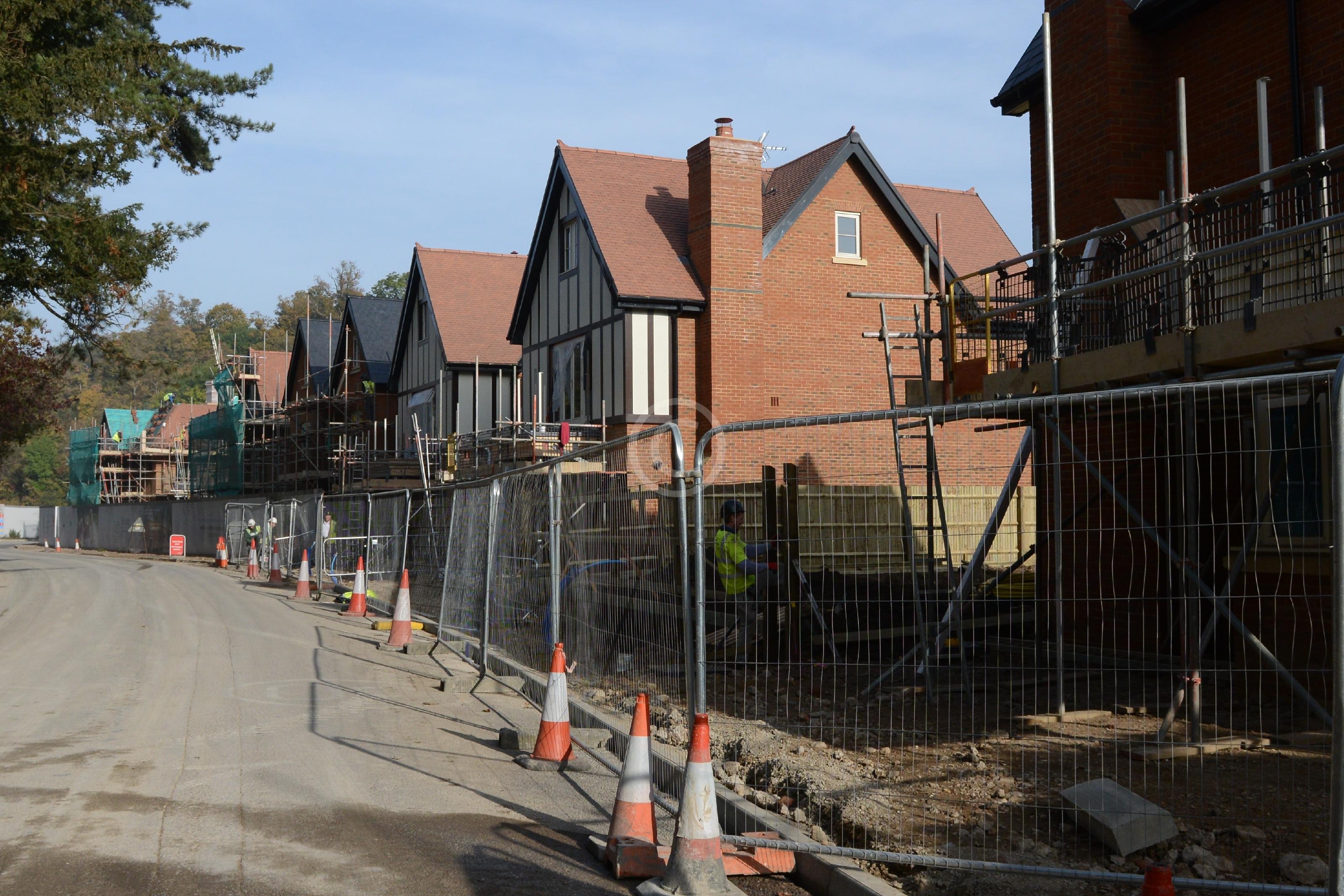 TAPLOW 126928 - Photo 1 of 33 - Baylis Media Photos