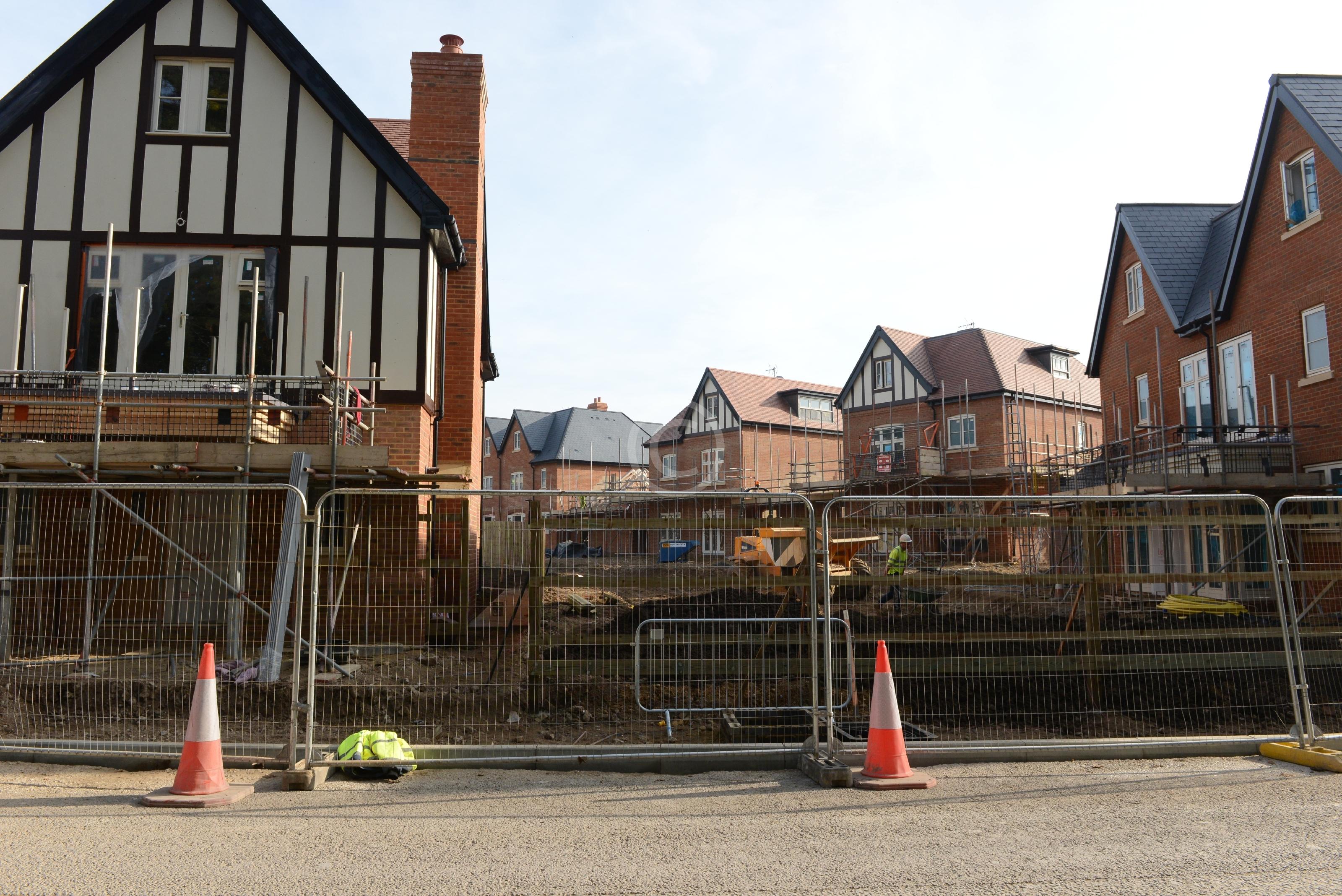 TAPLOW 126928 - Photo 1 of 33 - Baylis Media Photos