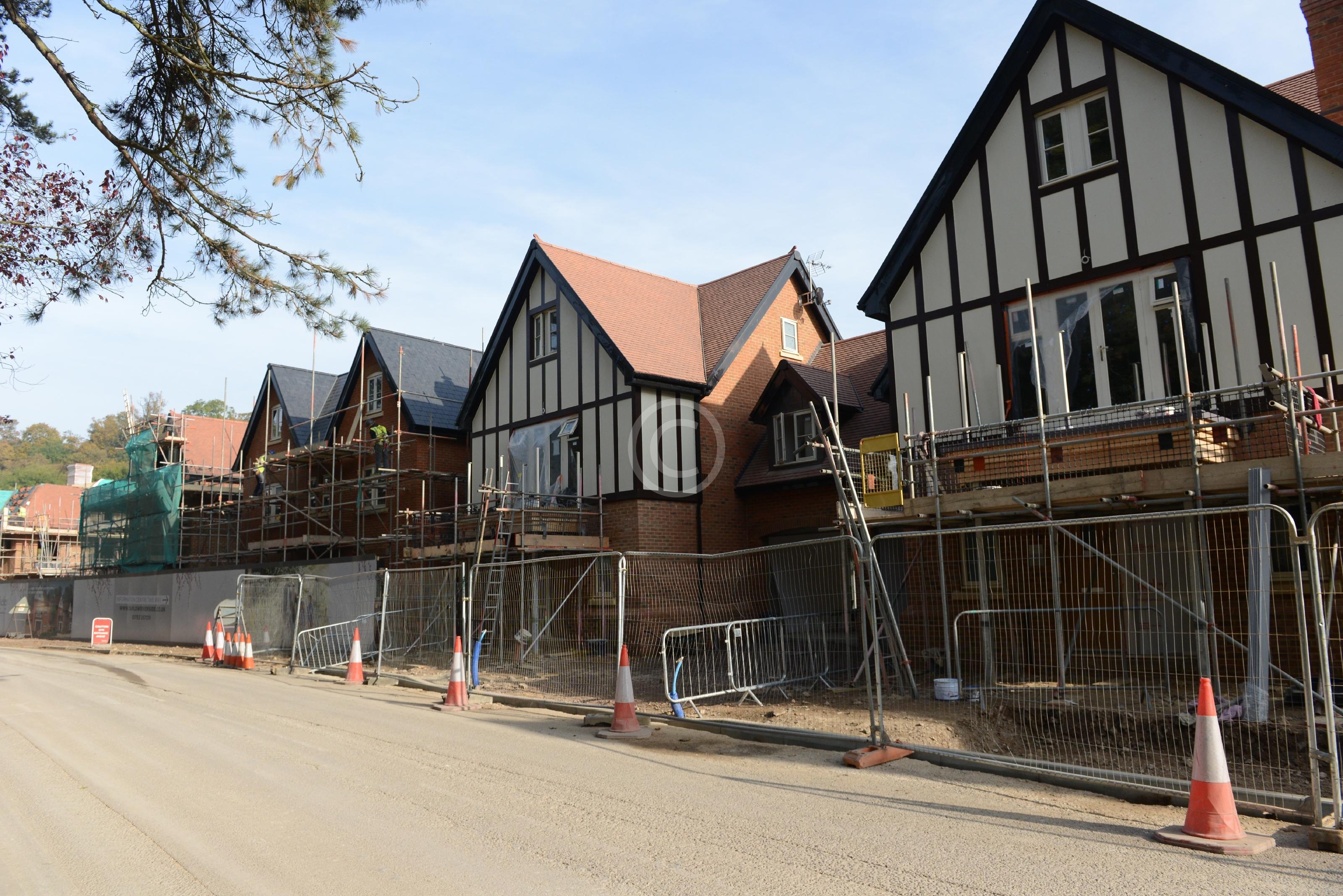 TAPLOW 126928 - Photo 1 of 33 - Baylis Media Photos