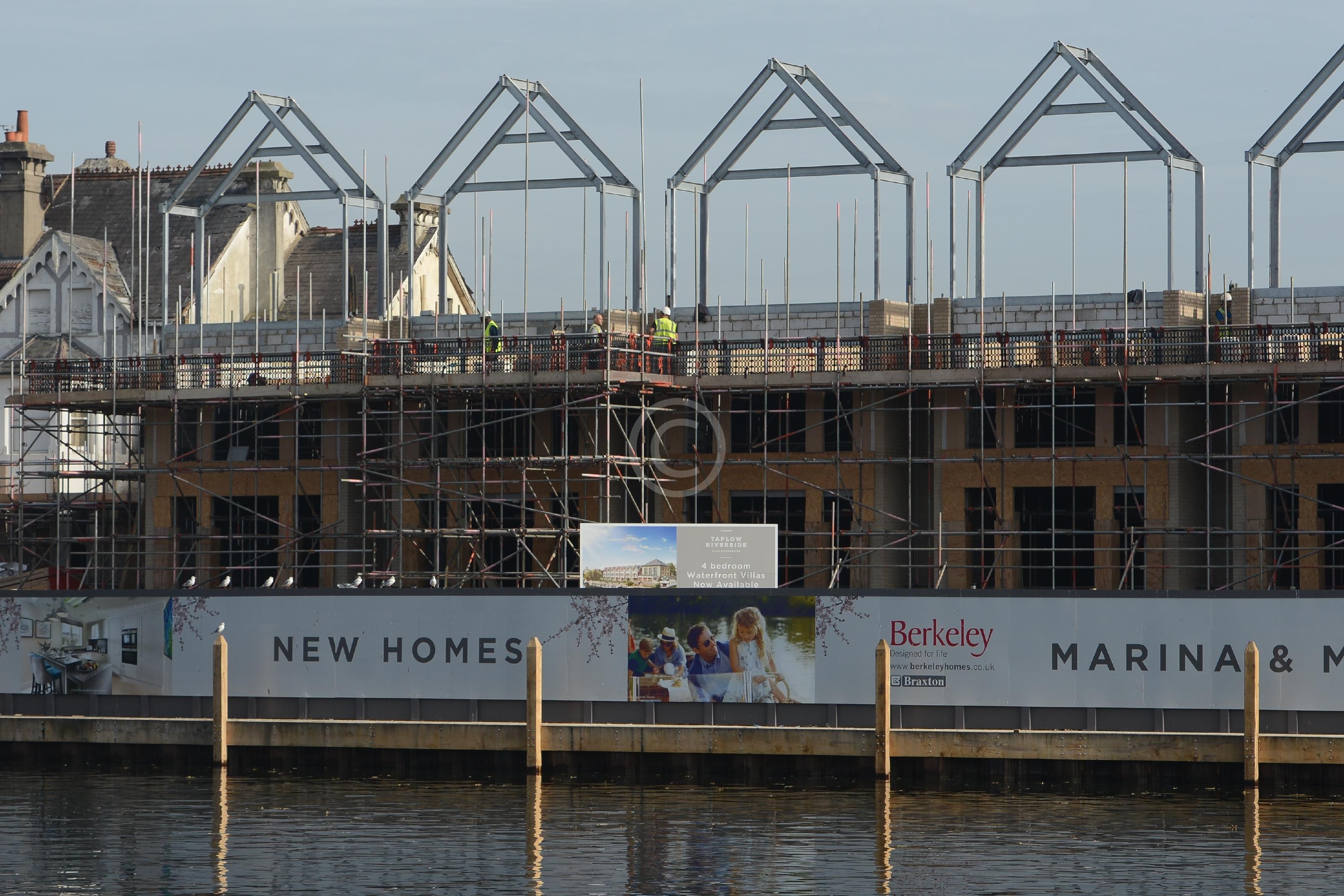 TAPLOW 126928 - Photo 1 of 33 - Baylis Media Photos