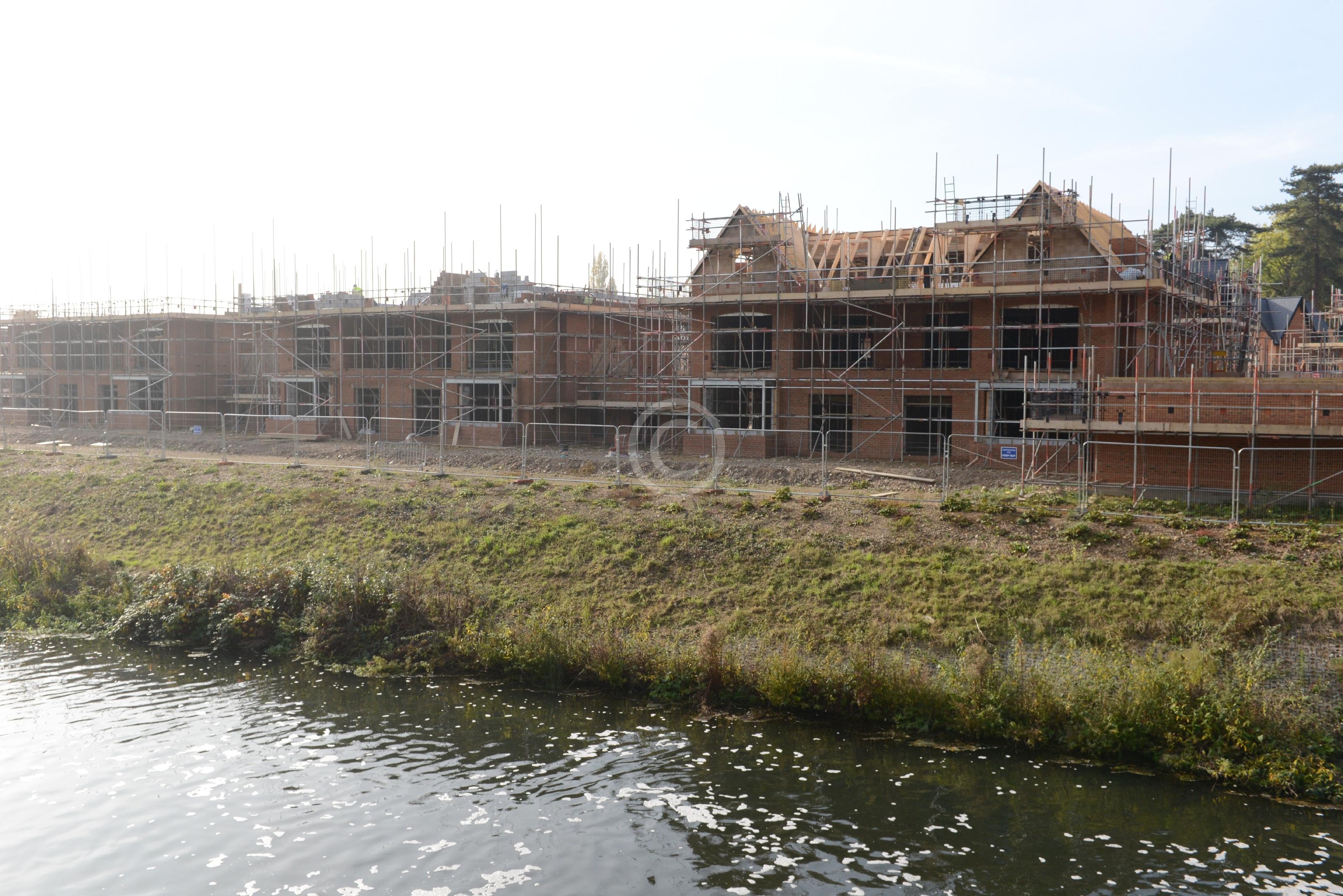 TAPLOW 126928 - Photo 1 of 33 - Baylis Media Photos