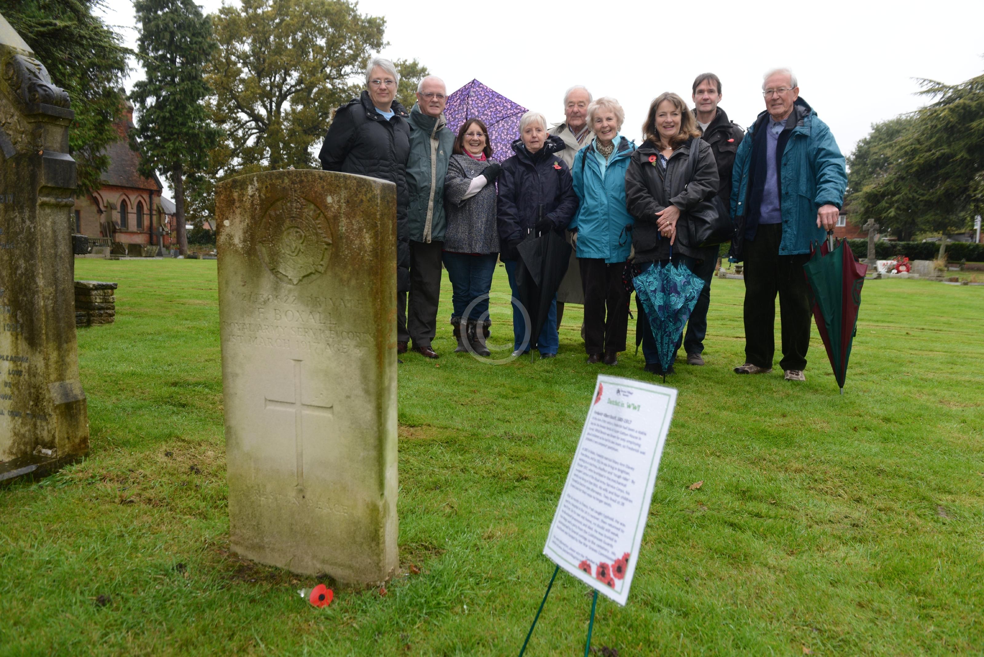 DATCHET 127012 - Photo 1 of 2 - Baylis Media Photos