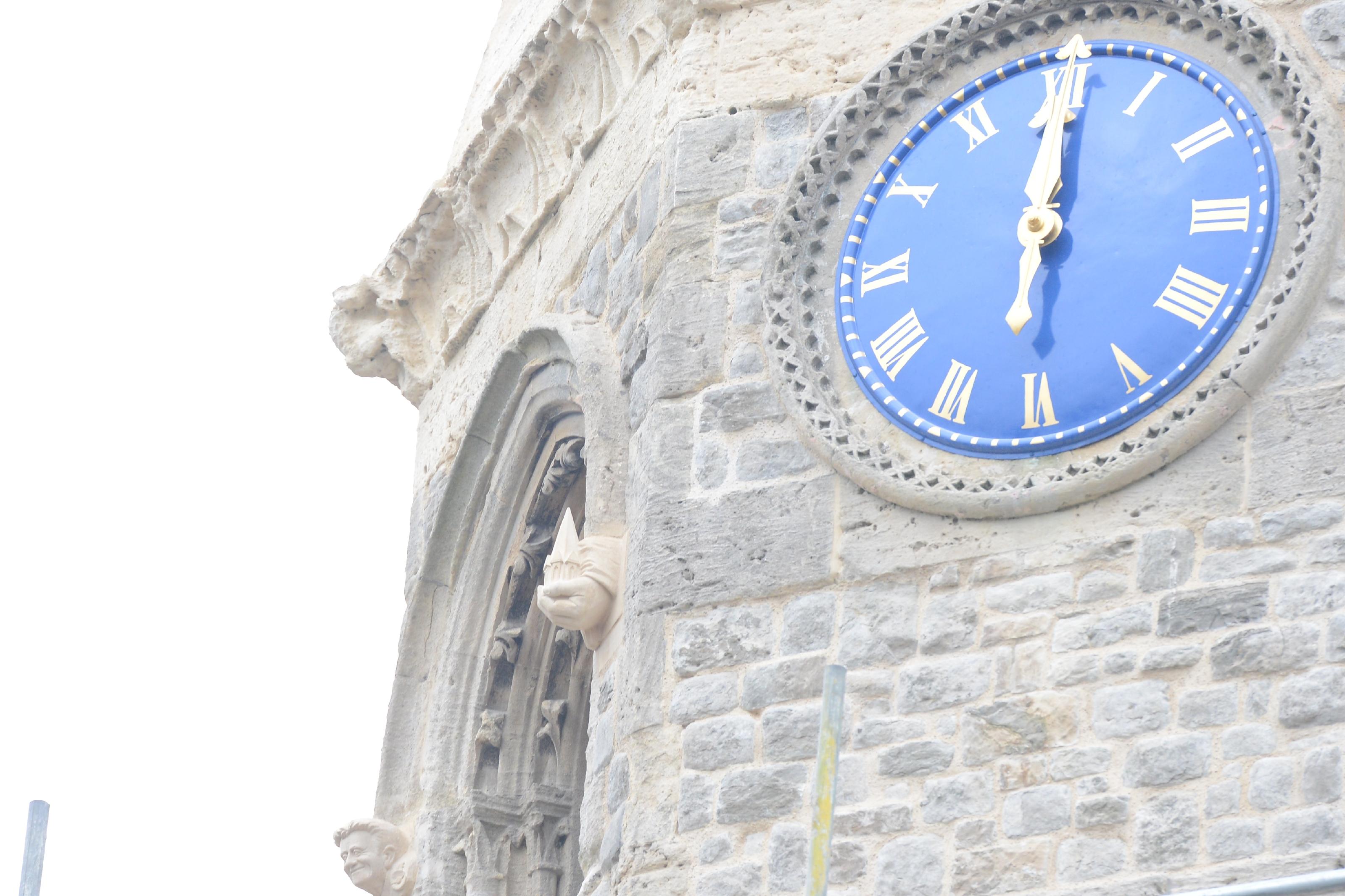 DATCHET 127485 - Photo 1 of 21 - Baylis Media Photos