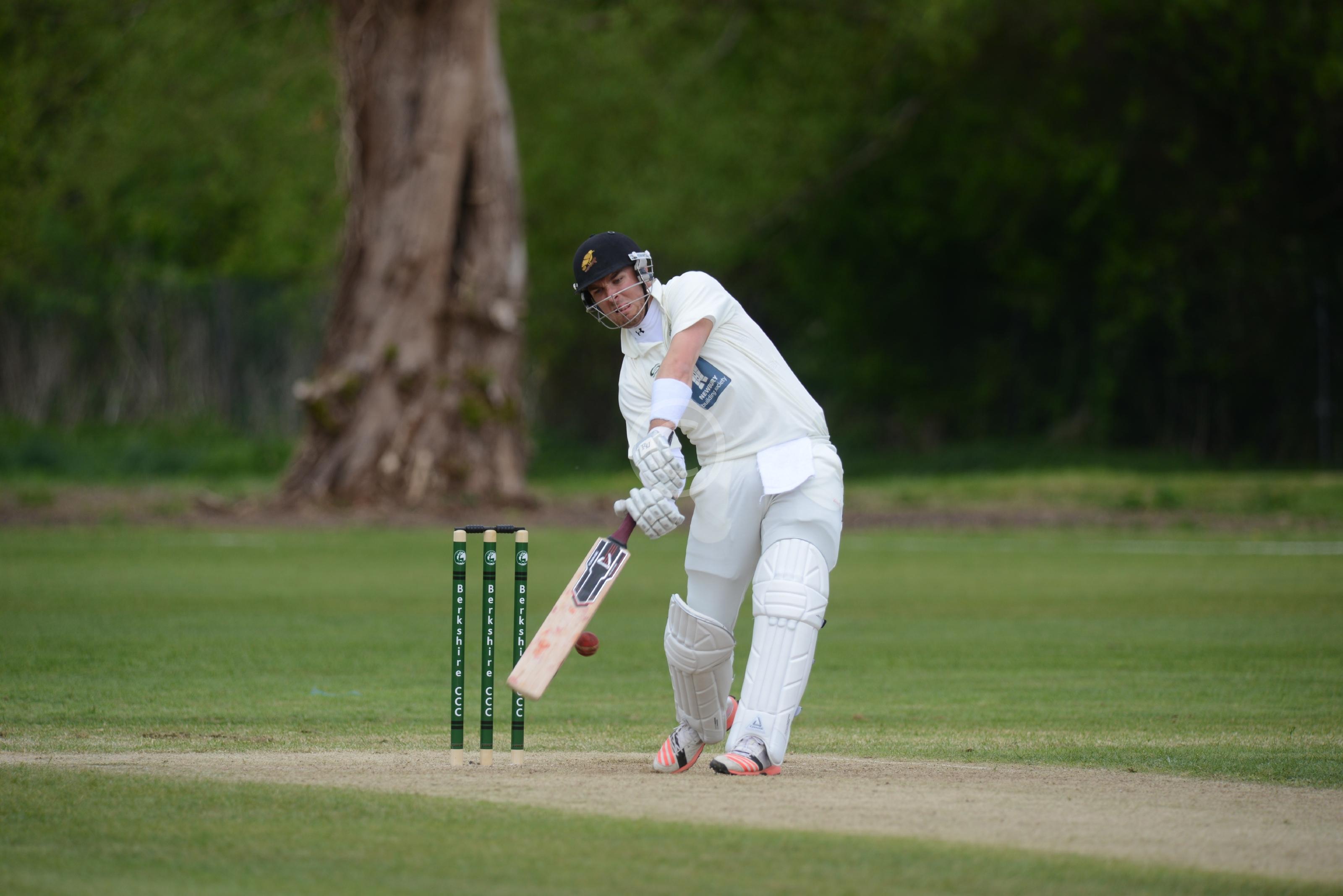 CRICKET 127956 - Photo 1 of 17 - Baylis Media Photos