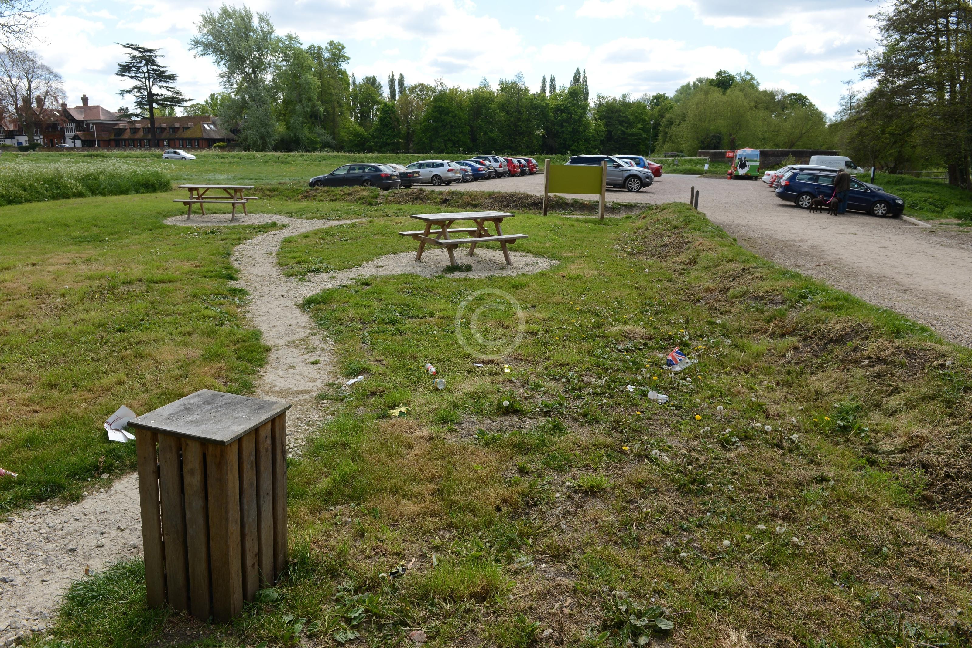 COOKHAM 127996 - Photo 1 of 14 - Baylis Media Photos