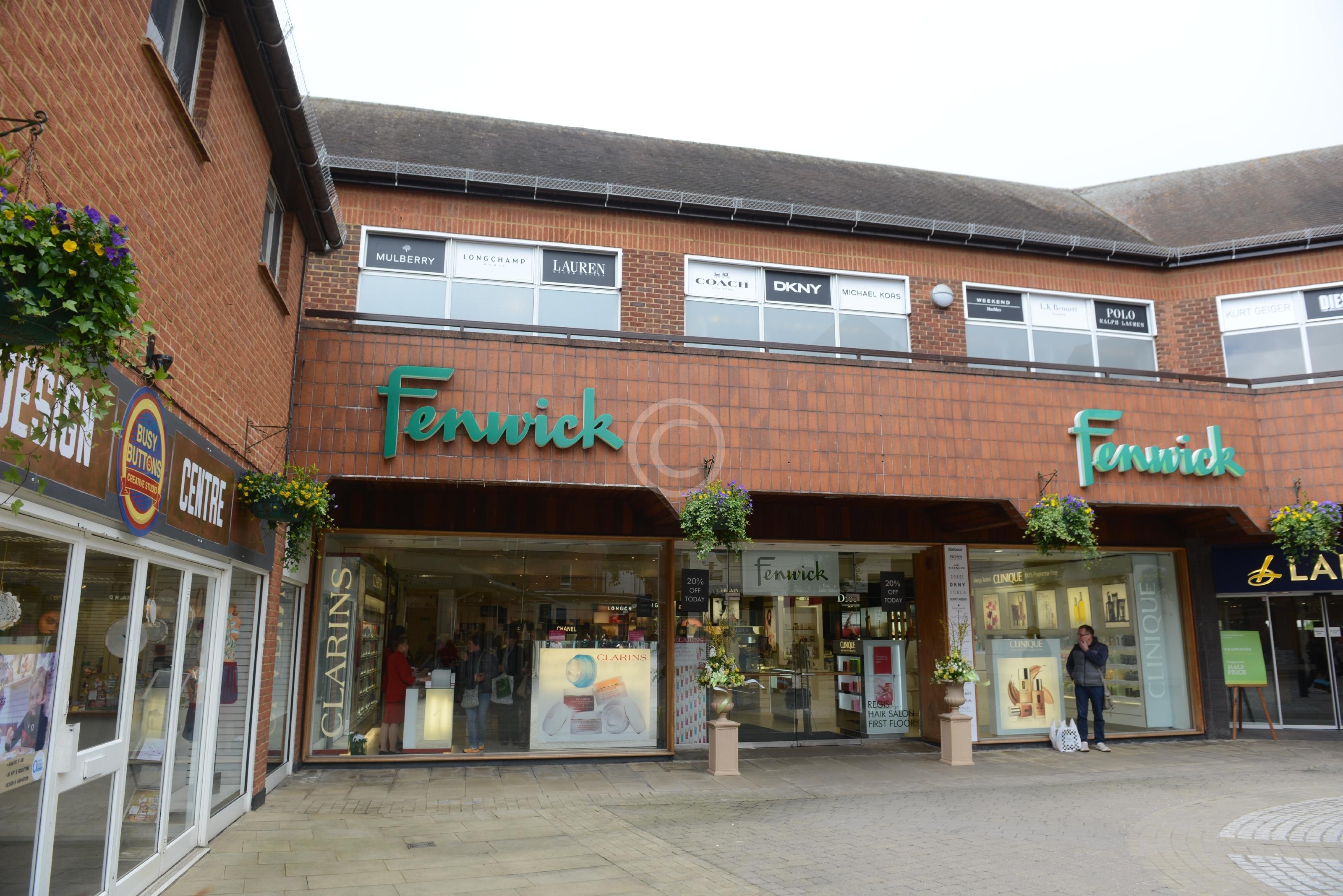 WINDSOR 128004 - Photo 1 of 5 - Baylis Media Photos