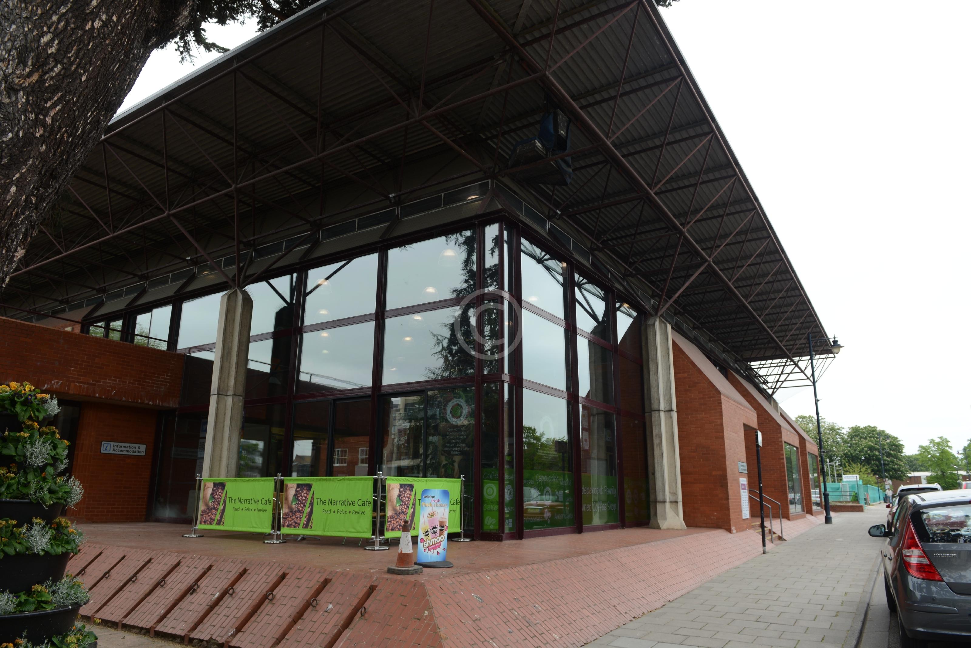 MAIDENHEAD 128065 - Photo 1 of 12 - Baylis Media Photos