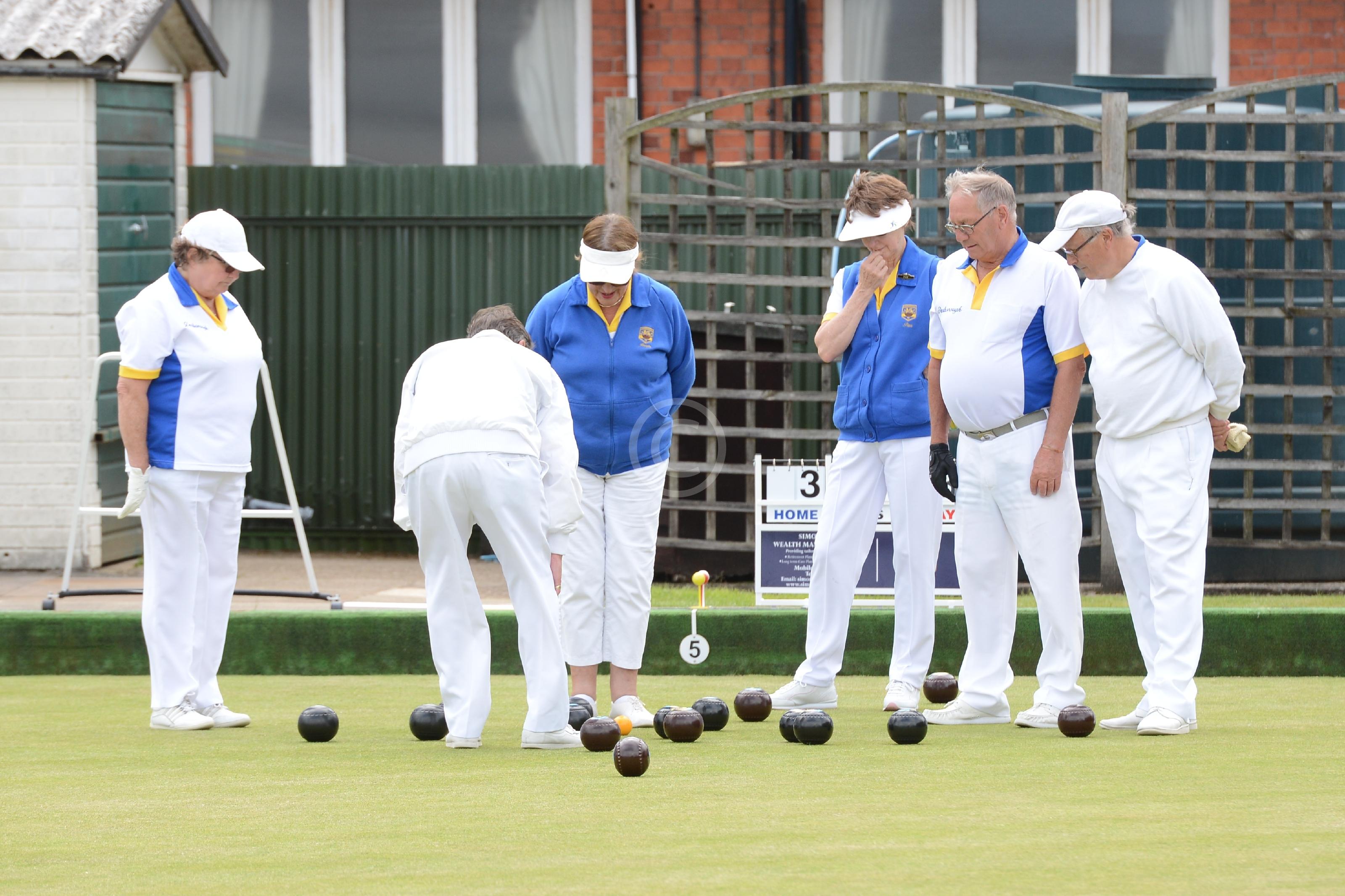 BOWLS 128210 - Photo 1 of 15 - Baylis Media Photos