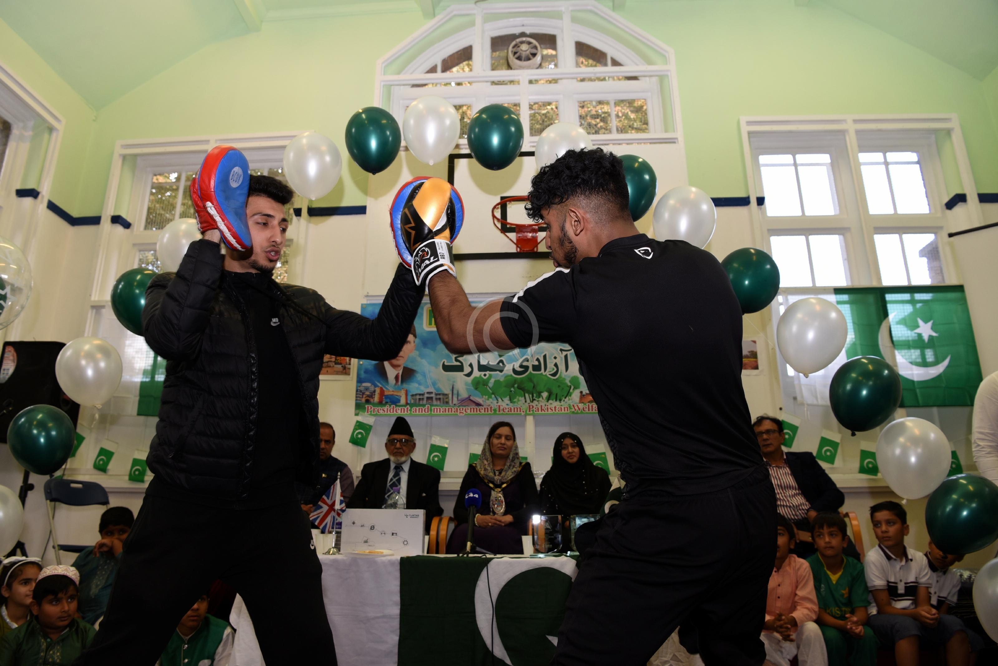 SLOUGH 128576 - Photo 1 of 17 - Baylis Media Photos