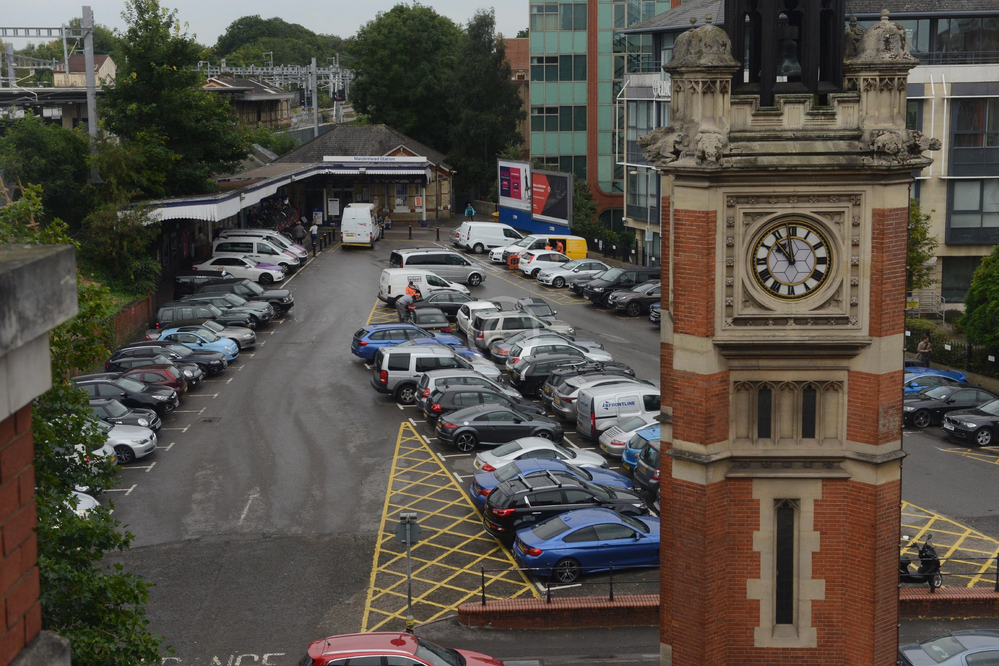 MAIDENHEAD 128627 - Photo 1 of 39 - Baylis Media Photos