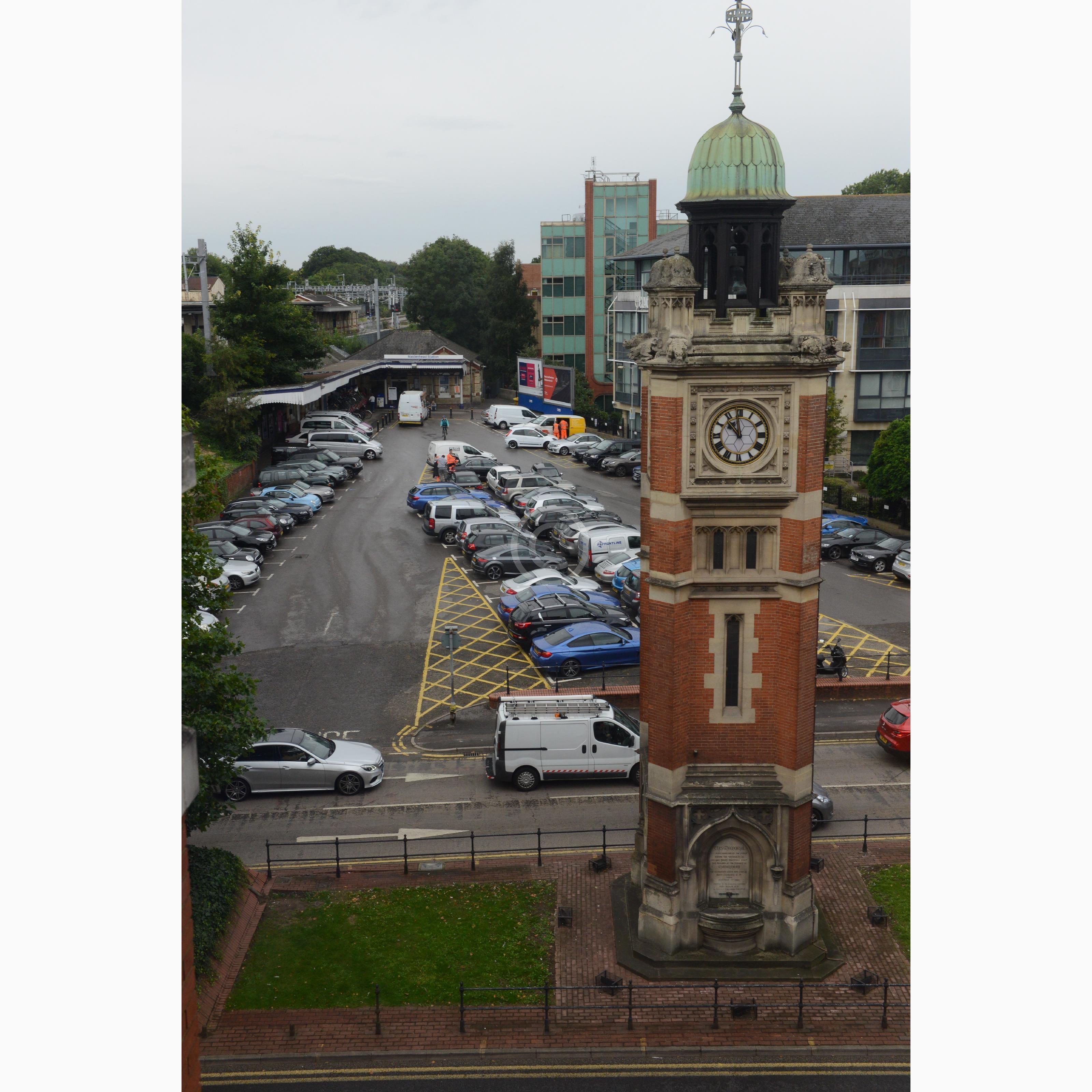 MAIDENHEAD 128627 - Photo 1 of 39 - Baylis Media Photos