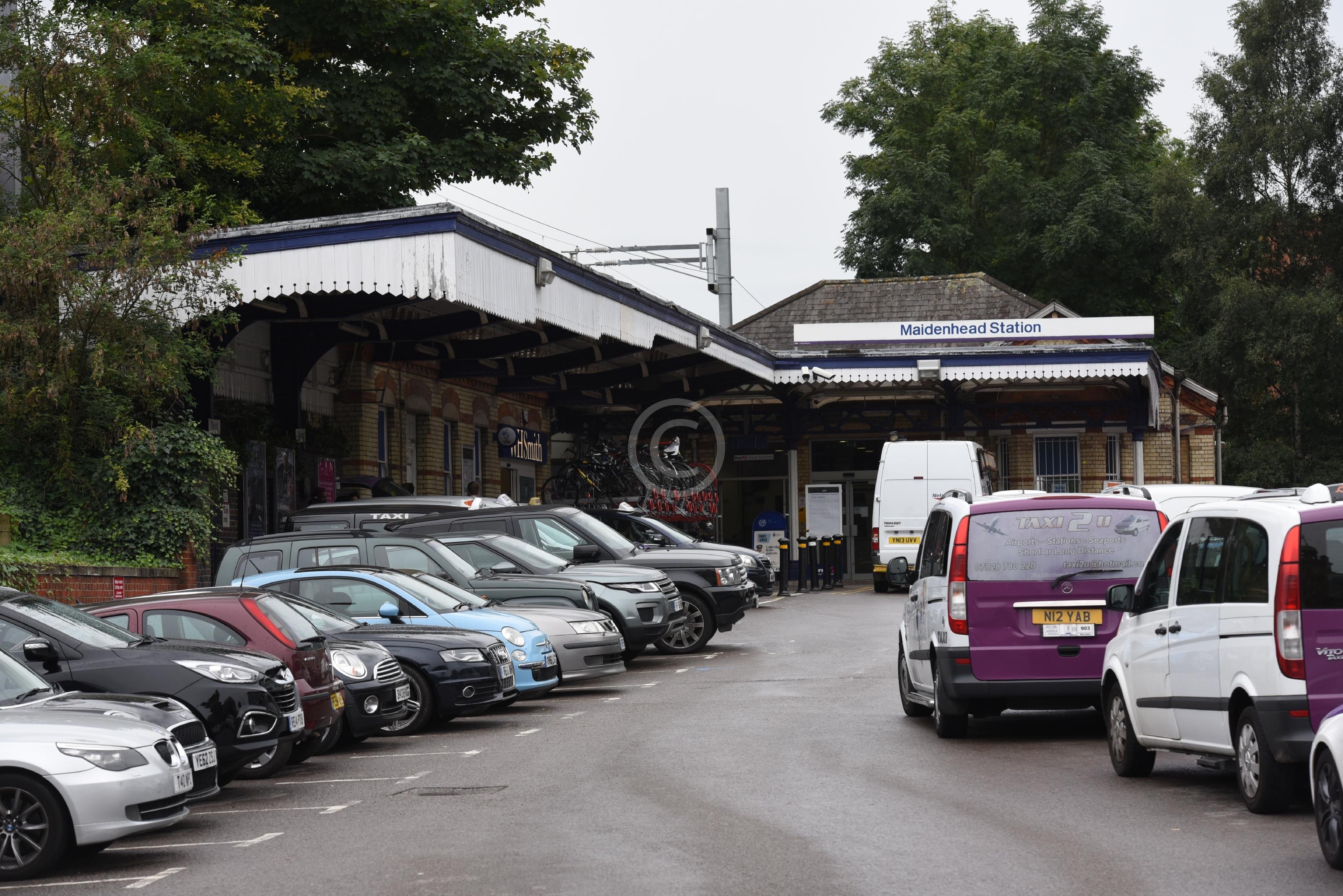 MAIDENHEAD 128627 - Photo 1 of 39 - Baylis Media Photos