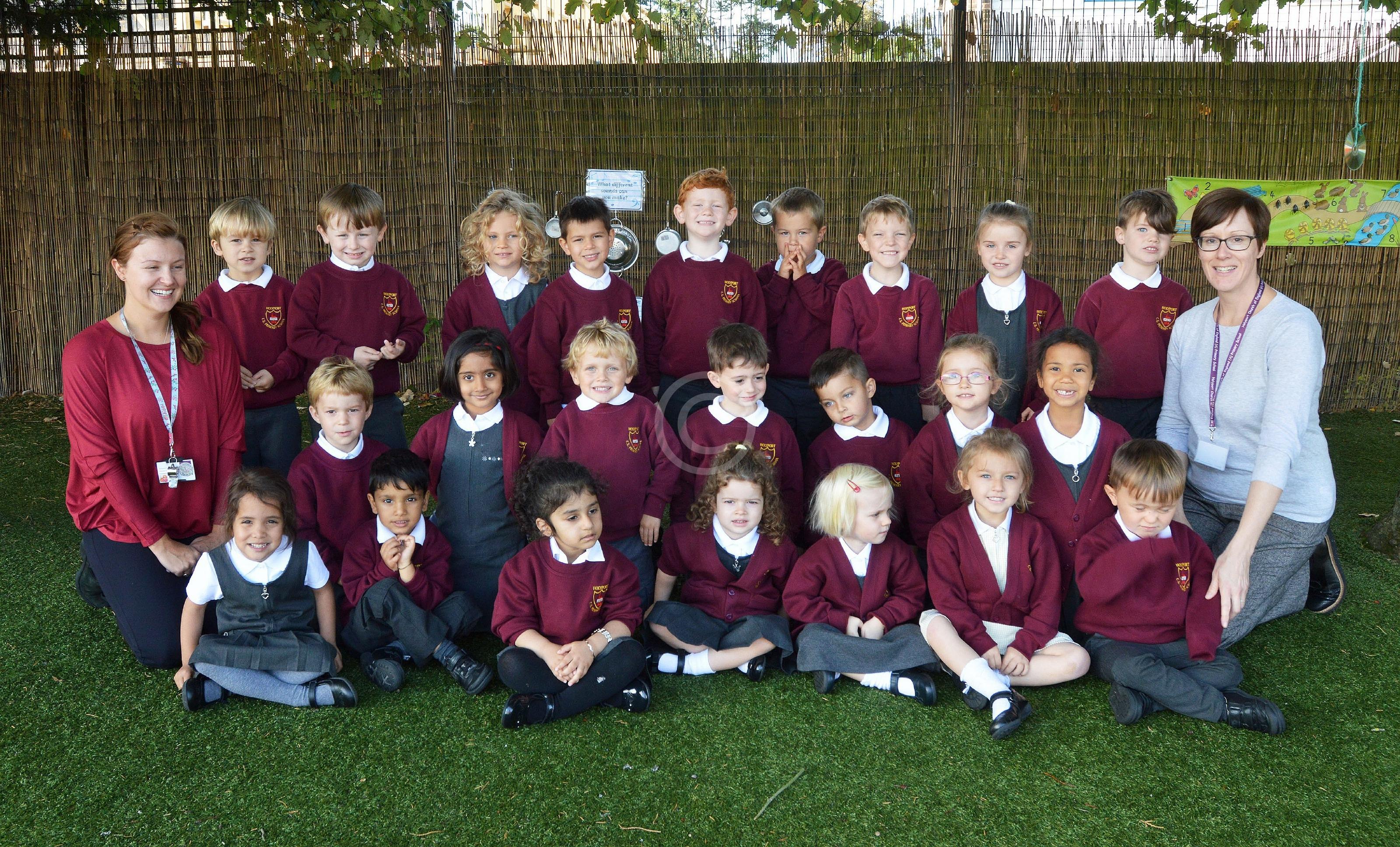 FIRST CLASS 128689 - Photo 1 of 2 - Baylis Media Photos