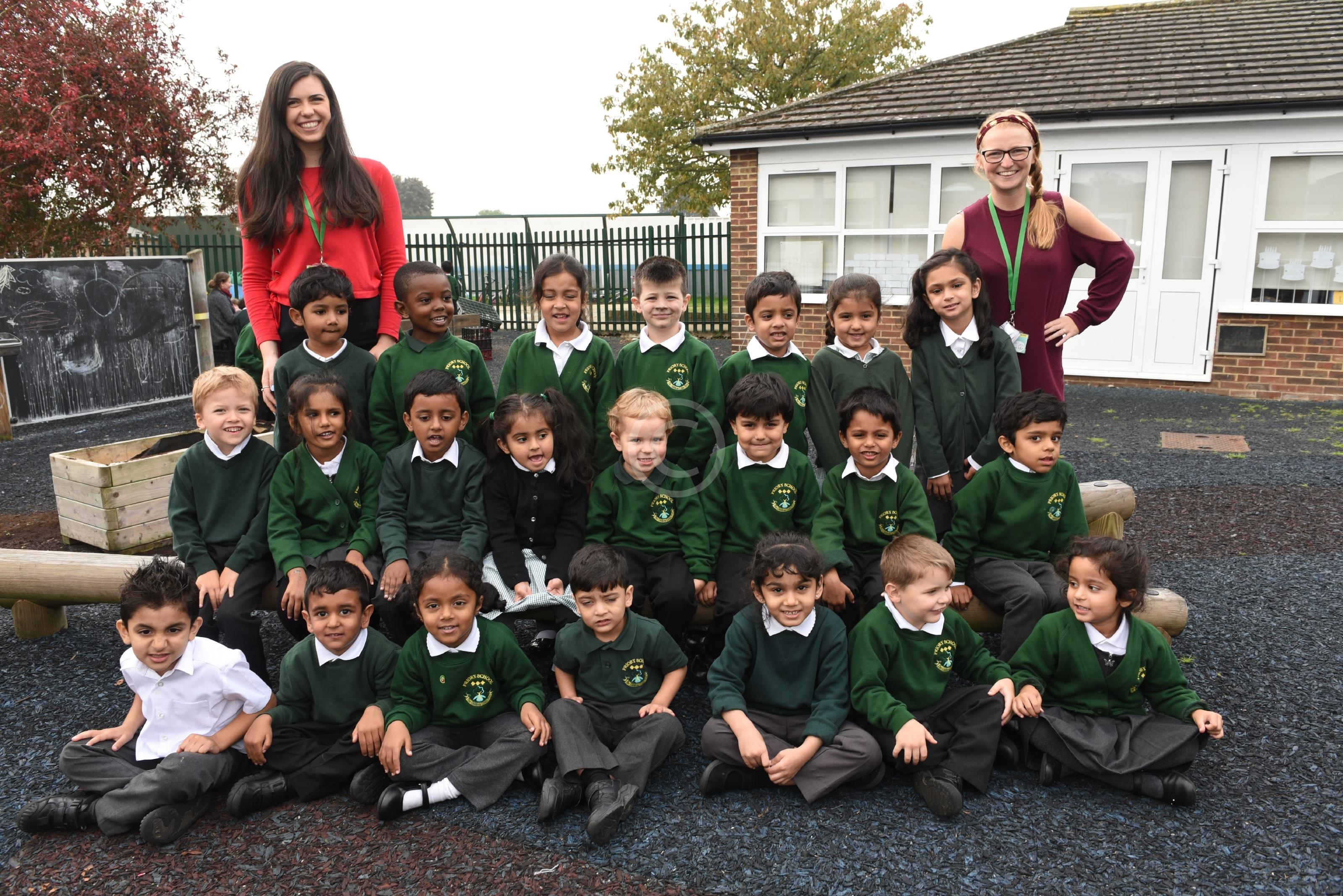 FIRST CLASS 128783 - Photo 1 of 4 - Baylis Media Photos