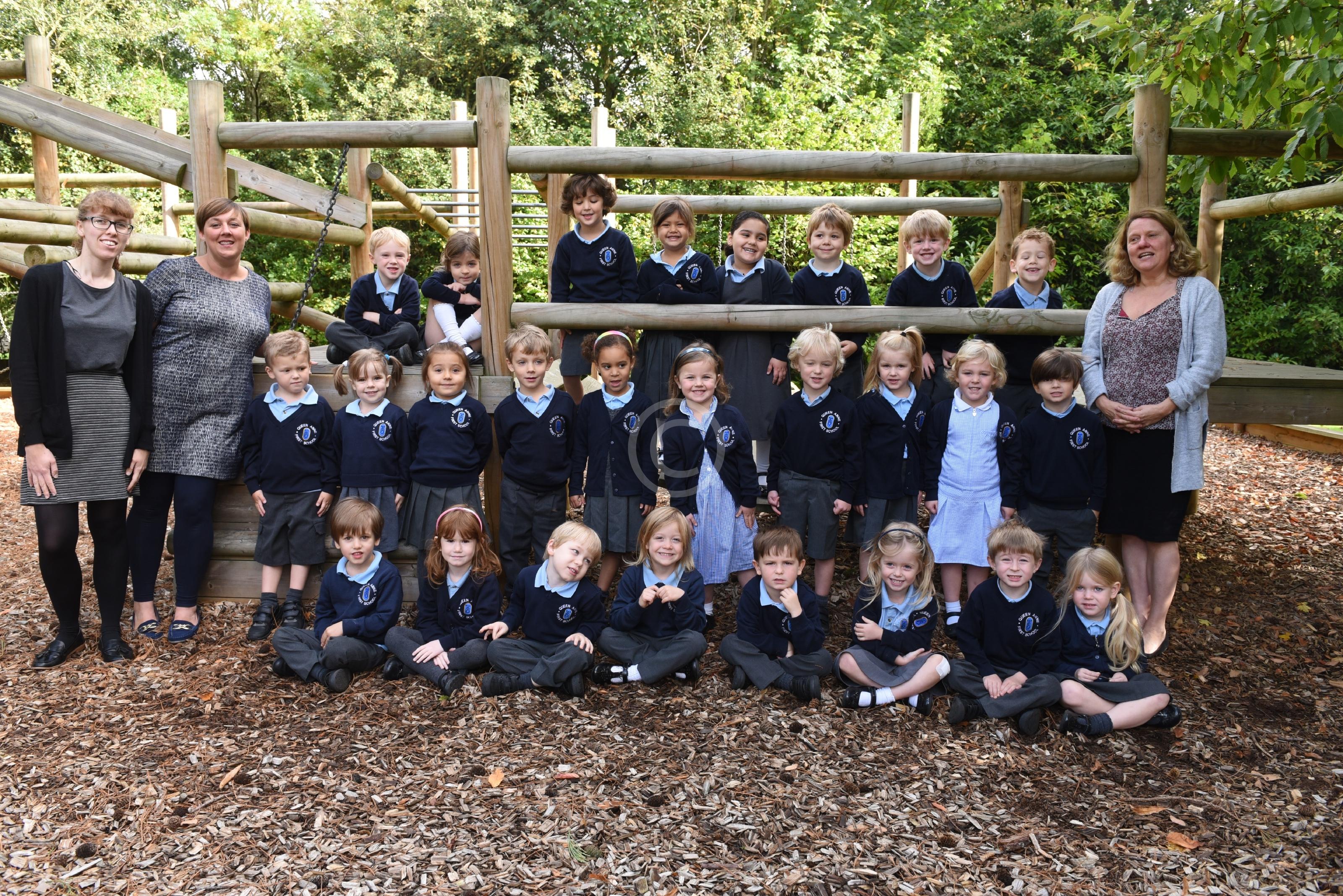 FIRST CLASS 128815 - Photo 1 of 8 - Baylis Media Photos