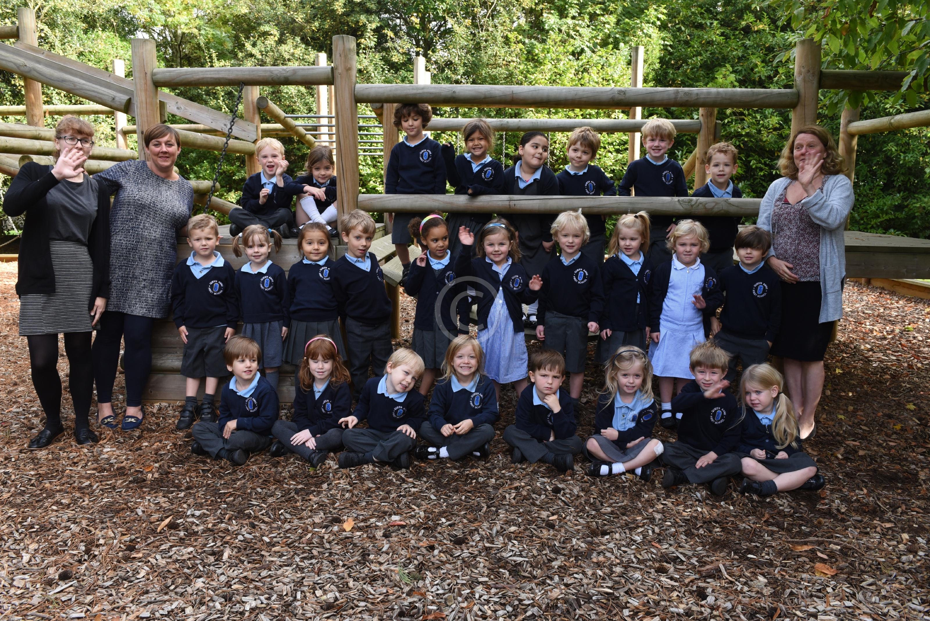 FIRST CLASS 128815 - Photo 1 of 8 - Baylis Media Photos