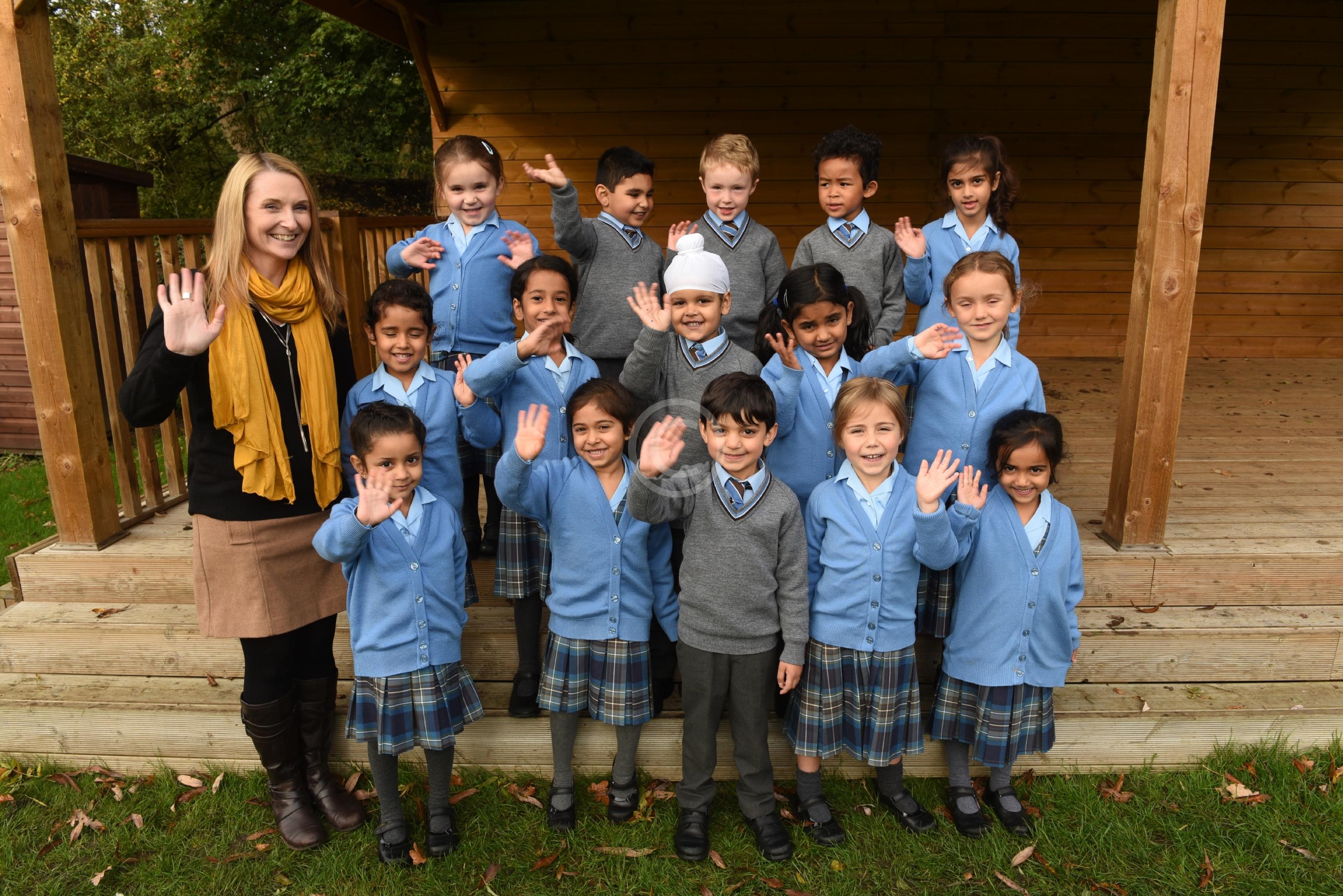 FIRST CLASS 128829 - Photo 1 of 11 - Baylis Media Photos