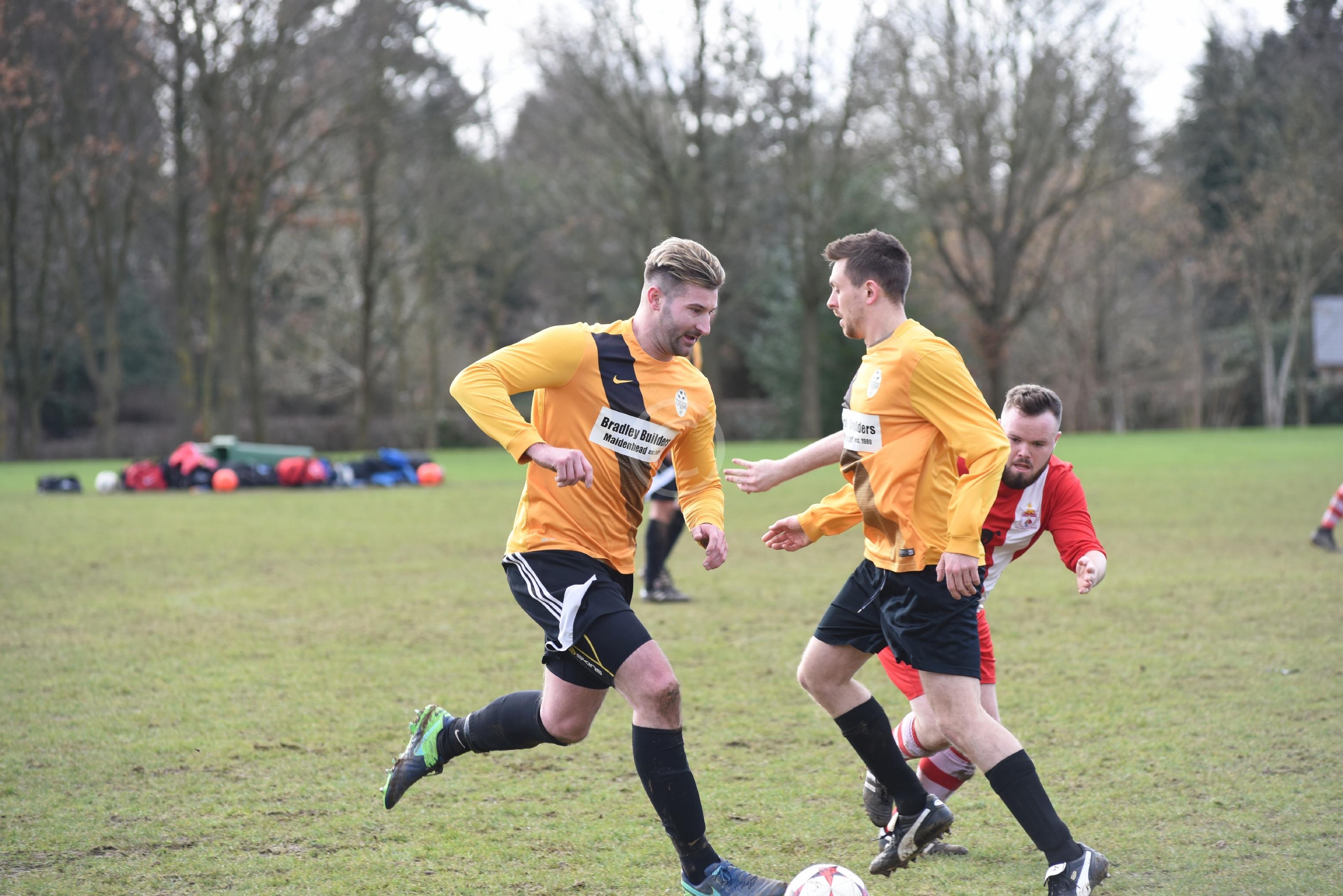 FOOTBALL 129404 - Photo 1 of 17 - Baylis Media Photos