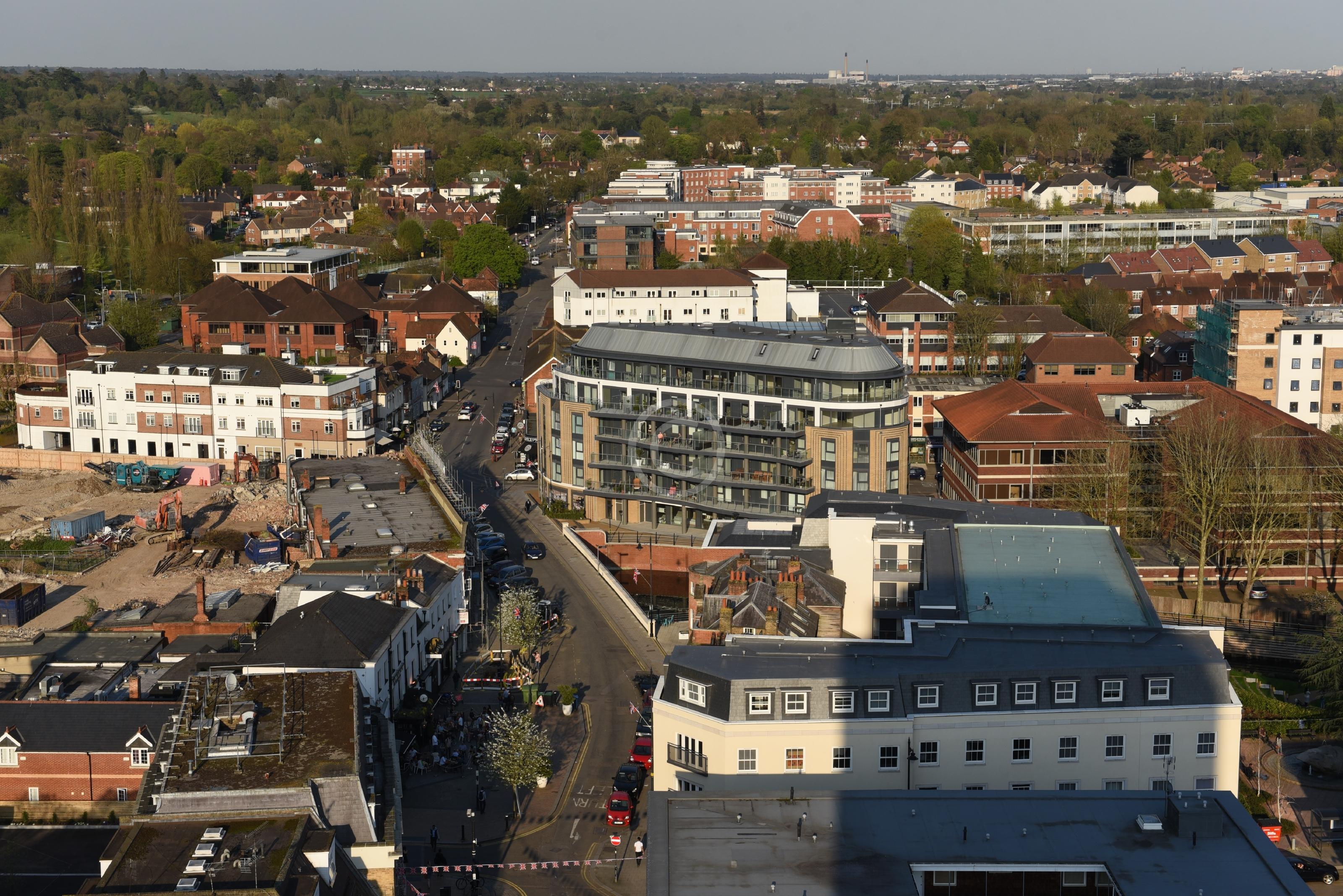 MAIDENHEAD 129714 - Photo 1 of 8 - Baylis Media Photos