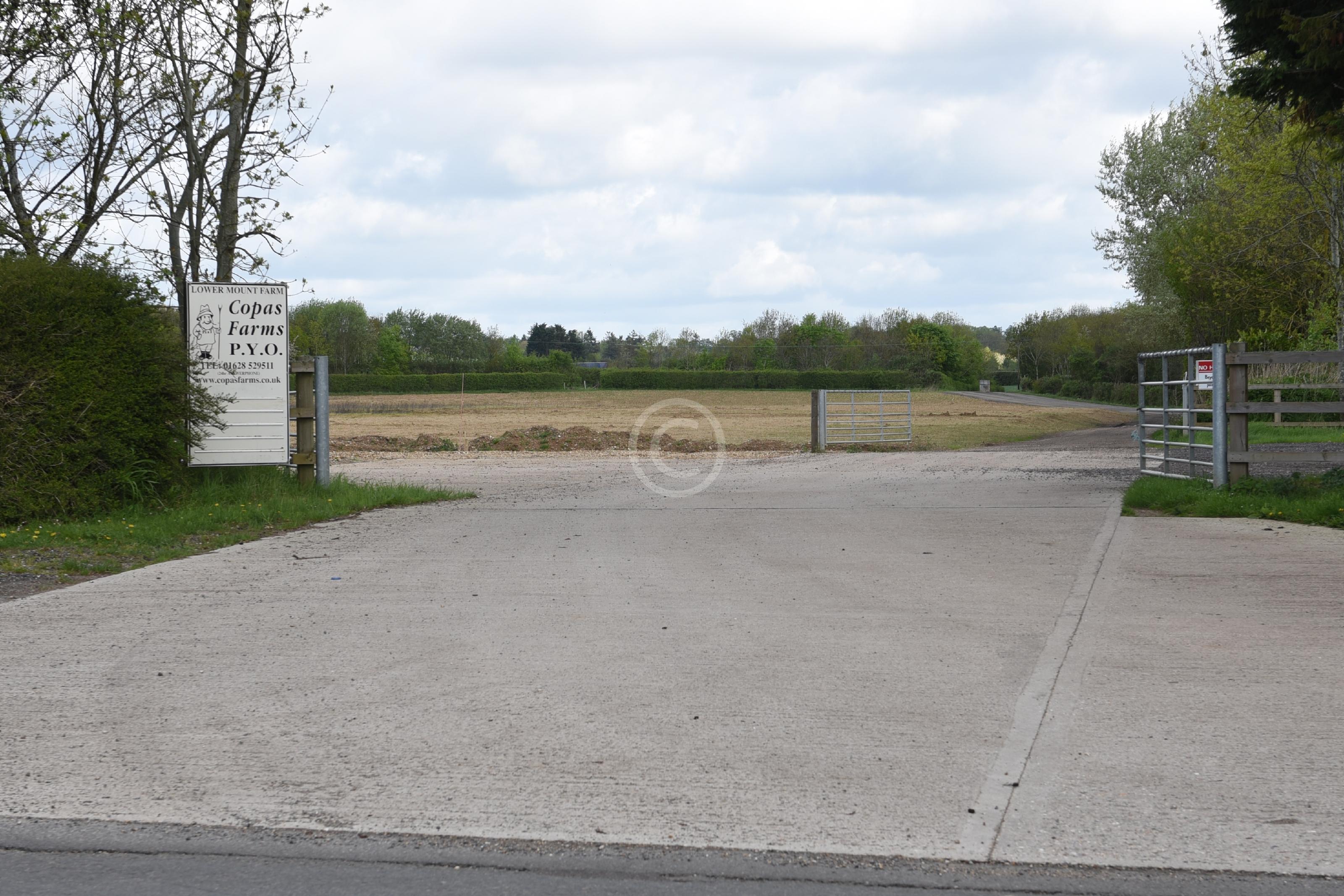 COOKHAM 129729 - Photo 1 of 7 - Baylis Media Photos