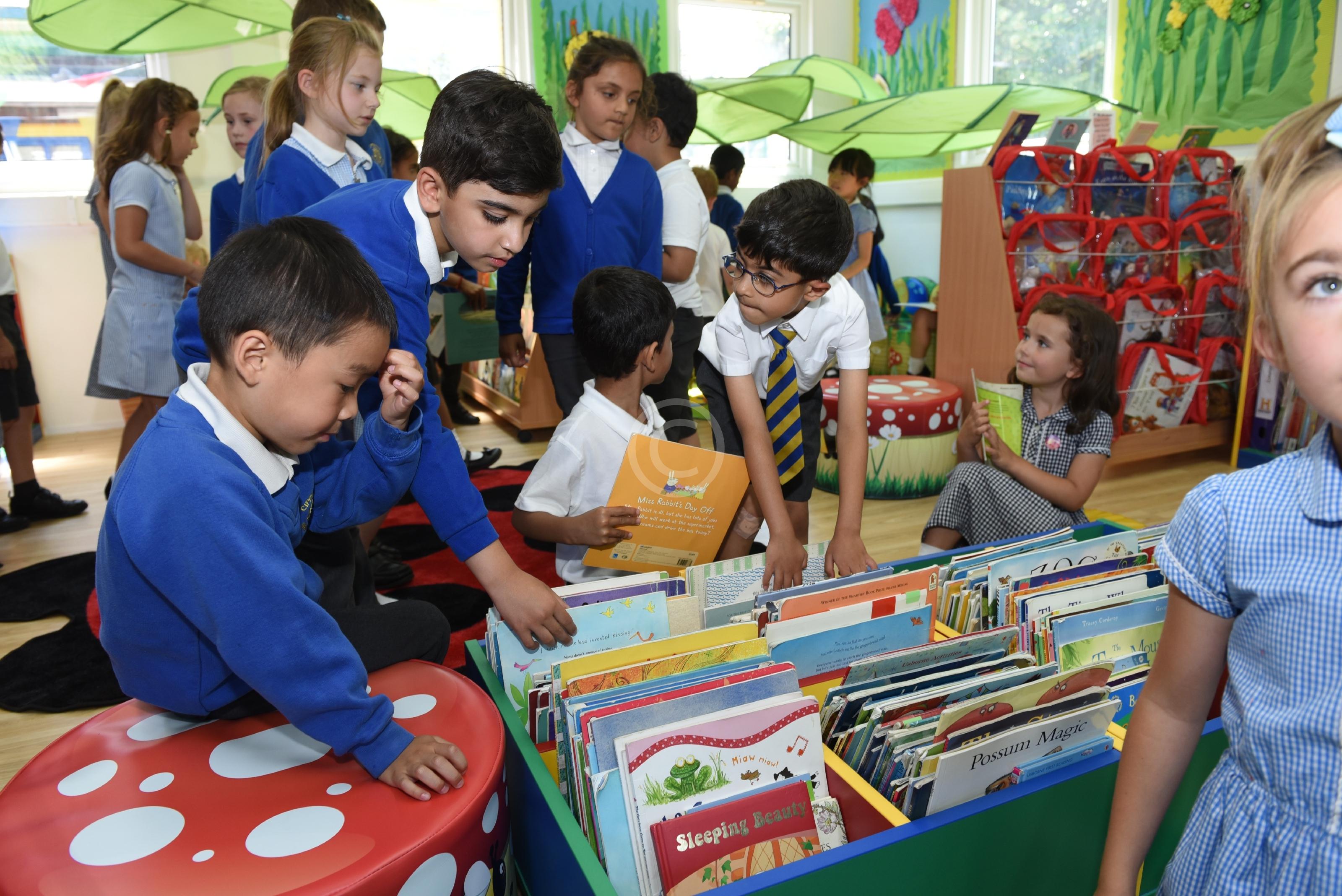 CIPPENHAM 129967 - Photo 1 of 12 - Baylis Media Photos