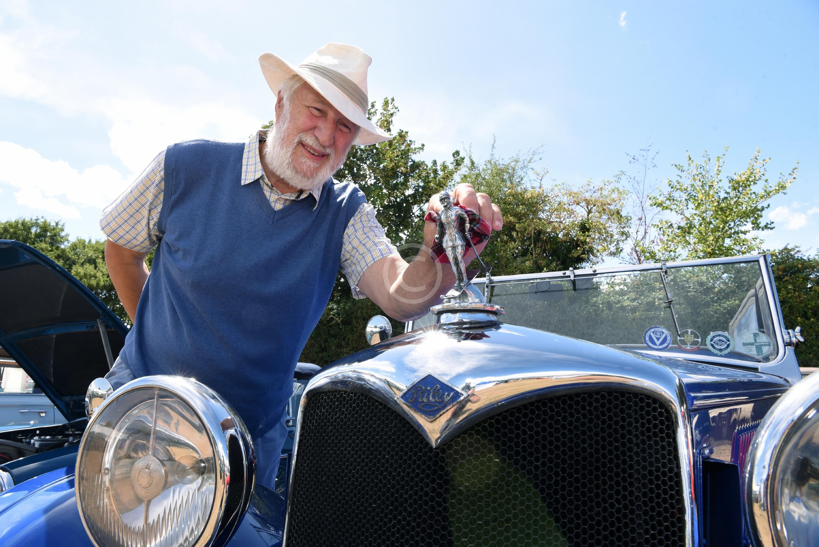 STOKE POGES 130118 - Photo 1 of 15 - Baylis Media Photos