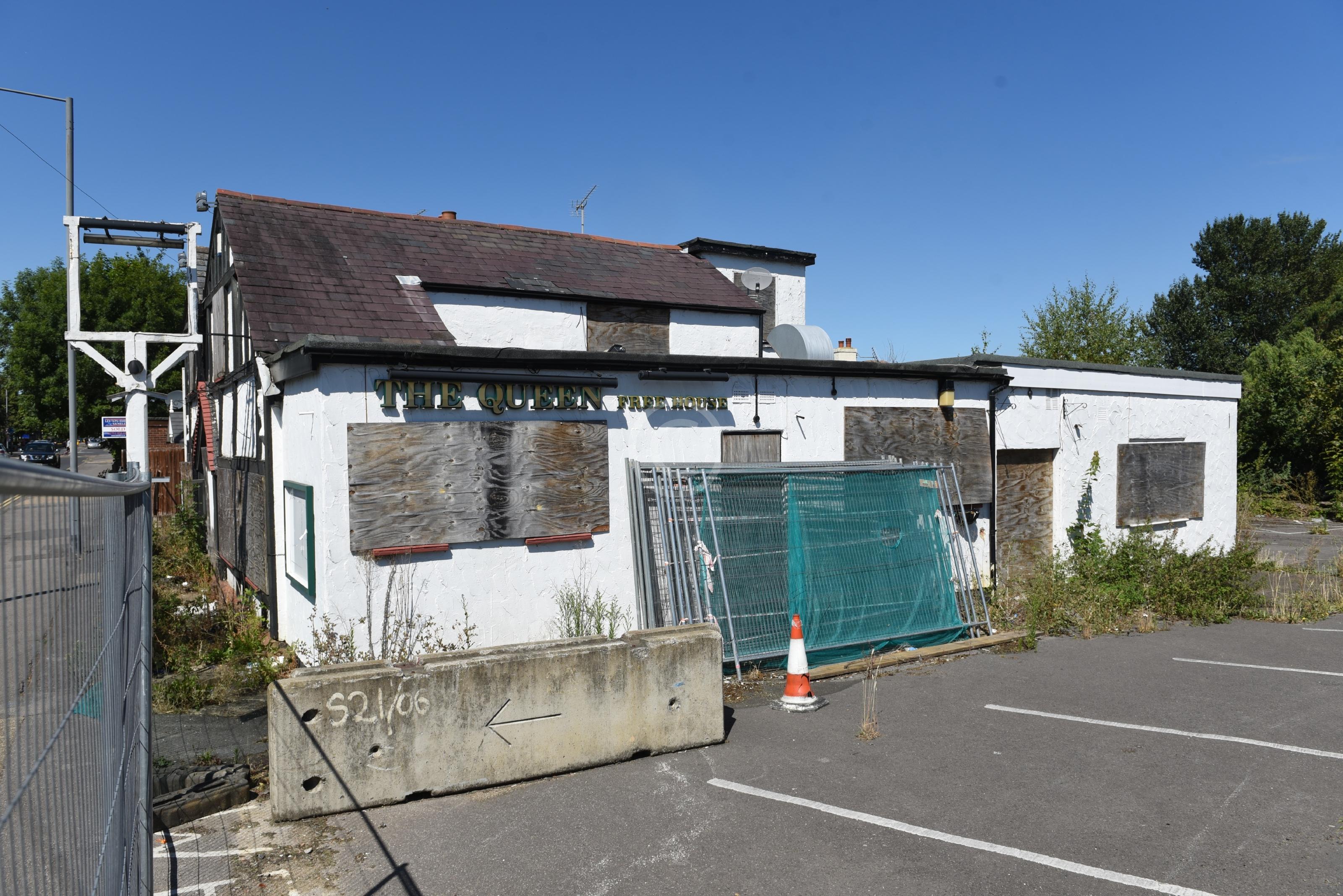 DEDWORTH 130134 - Photo 1 of 7 - Baylis Media Photos