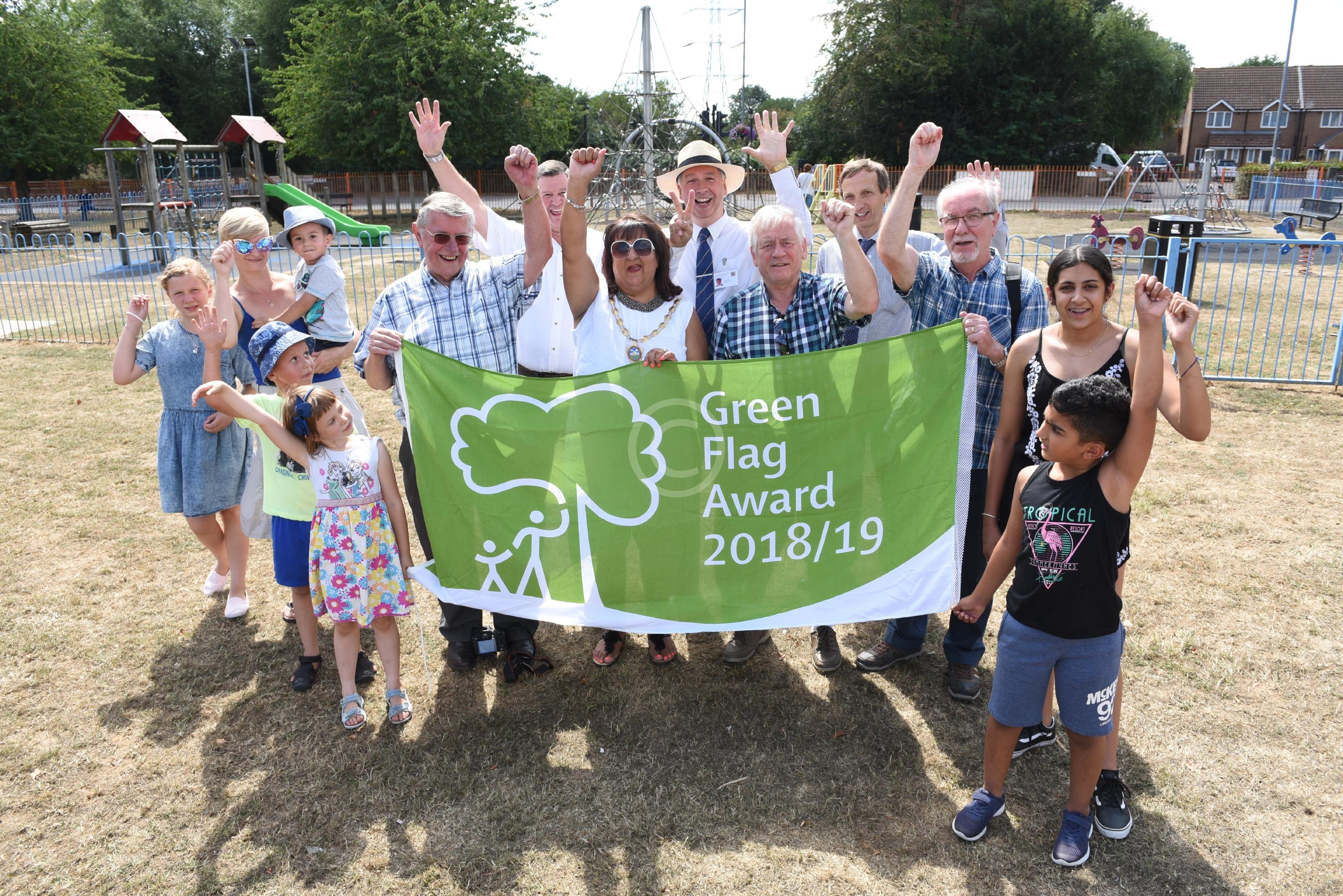 COLNBROOK 130135 - Photo 1 of 16 - Baylis Media Photos
