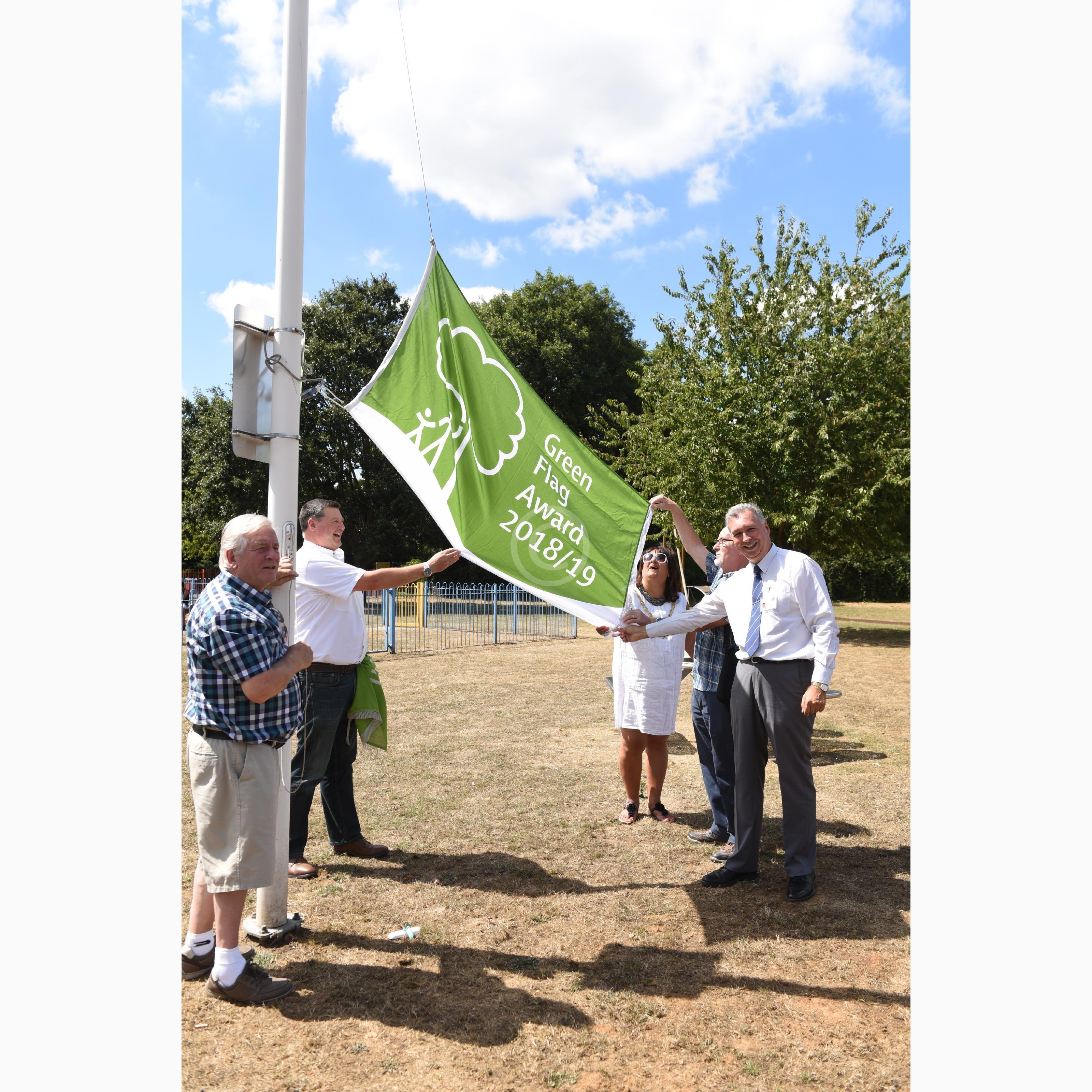 COLNBROOK 130135 - Photo 1 of 16 - Baylis Media Photos