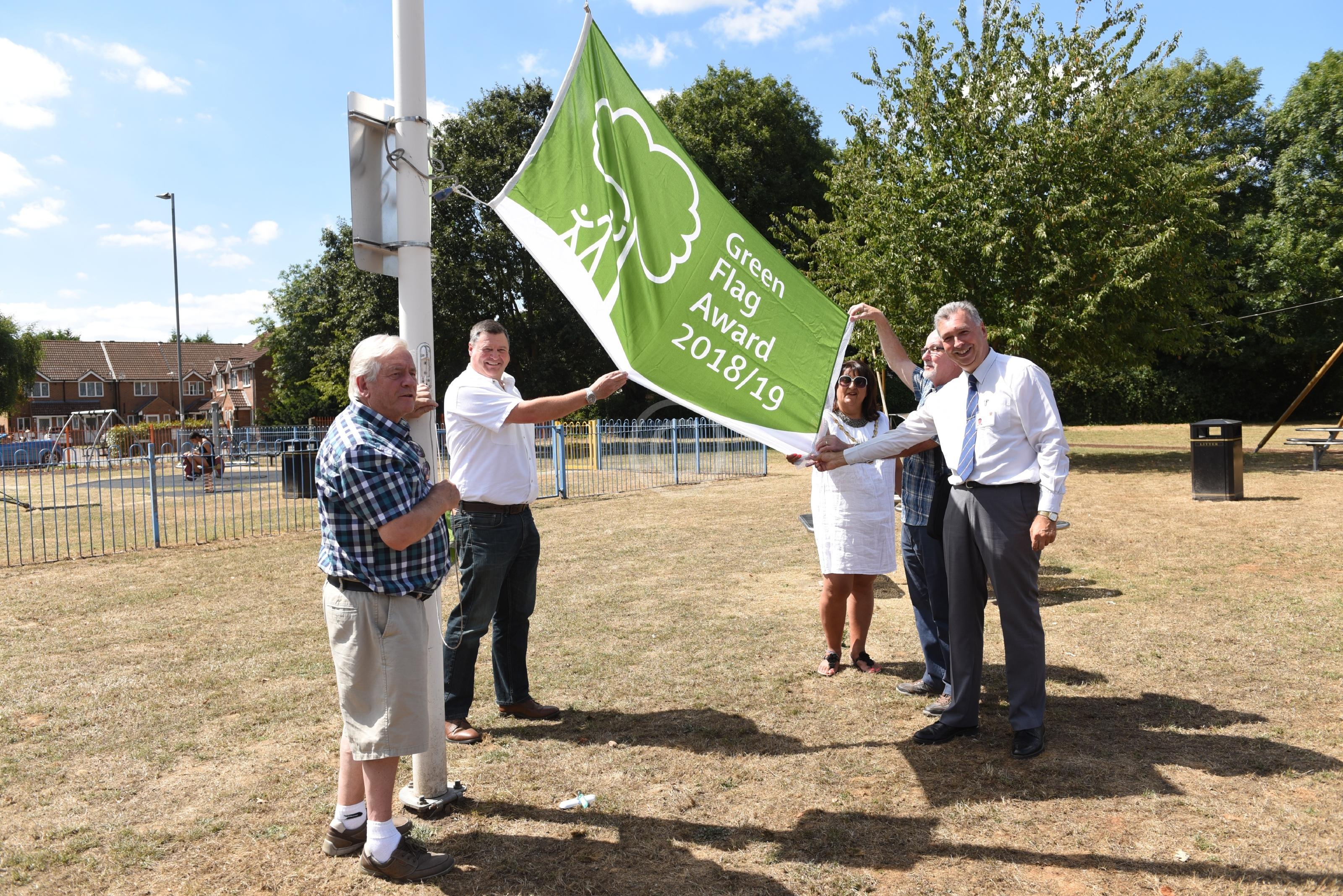 COLNBROOK 130135 - Photo 1 of 16 - Baylis Media Photos