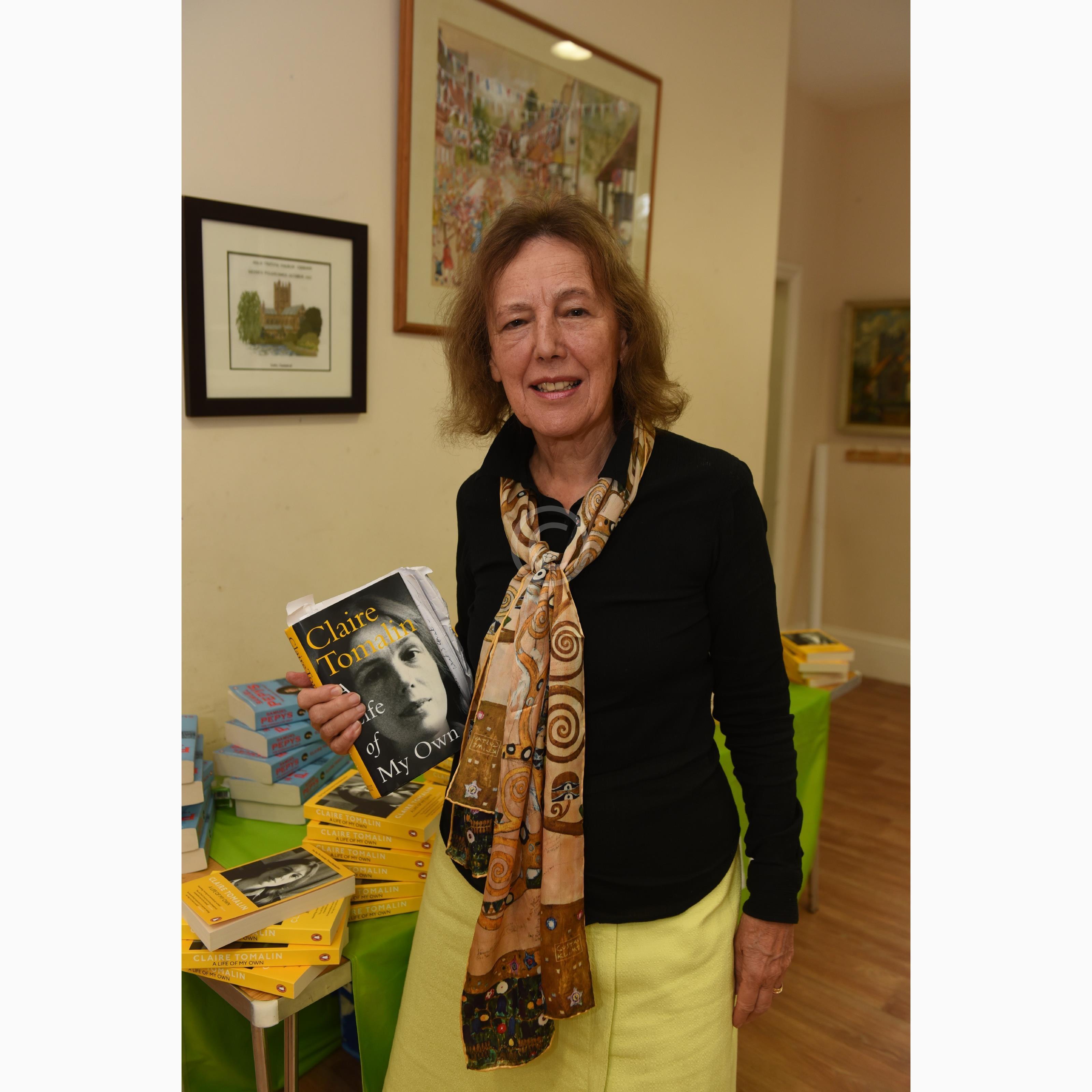 COOKHAM 130432 - Photo 1 of 7 - Baylis Media Photos