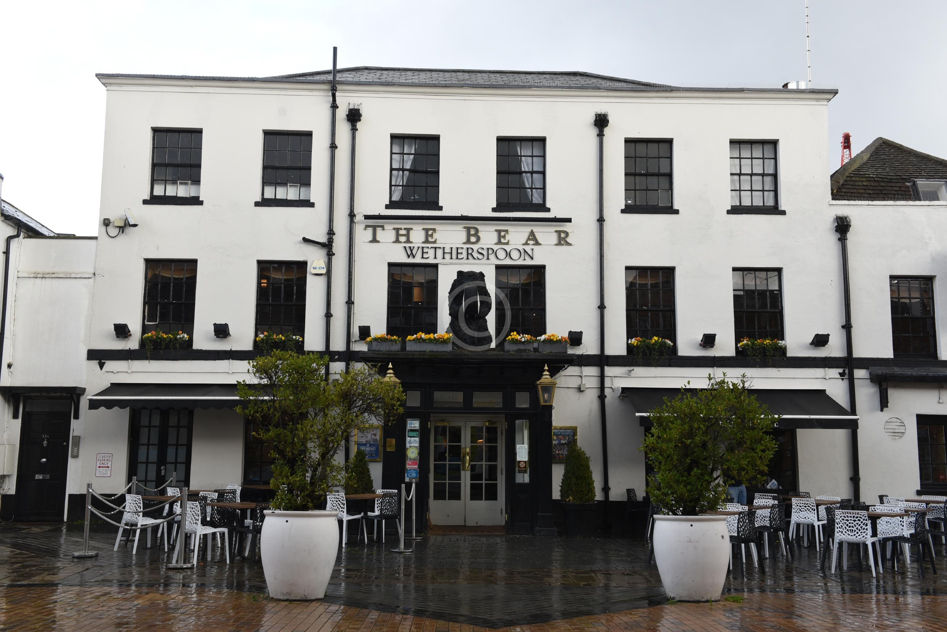 MAIDENHEAD 130574 - Photo 1 of 8 - Baylis Media Photos