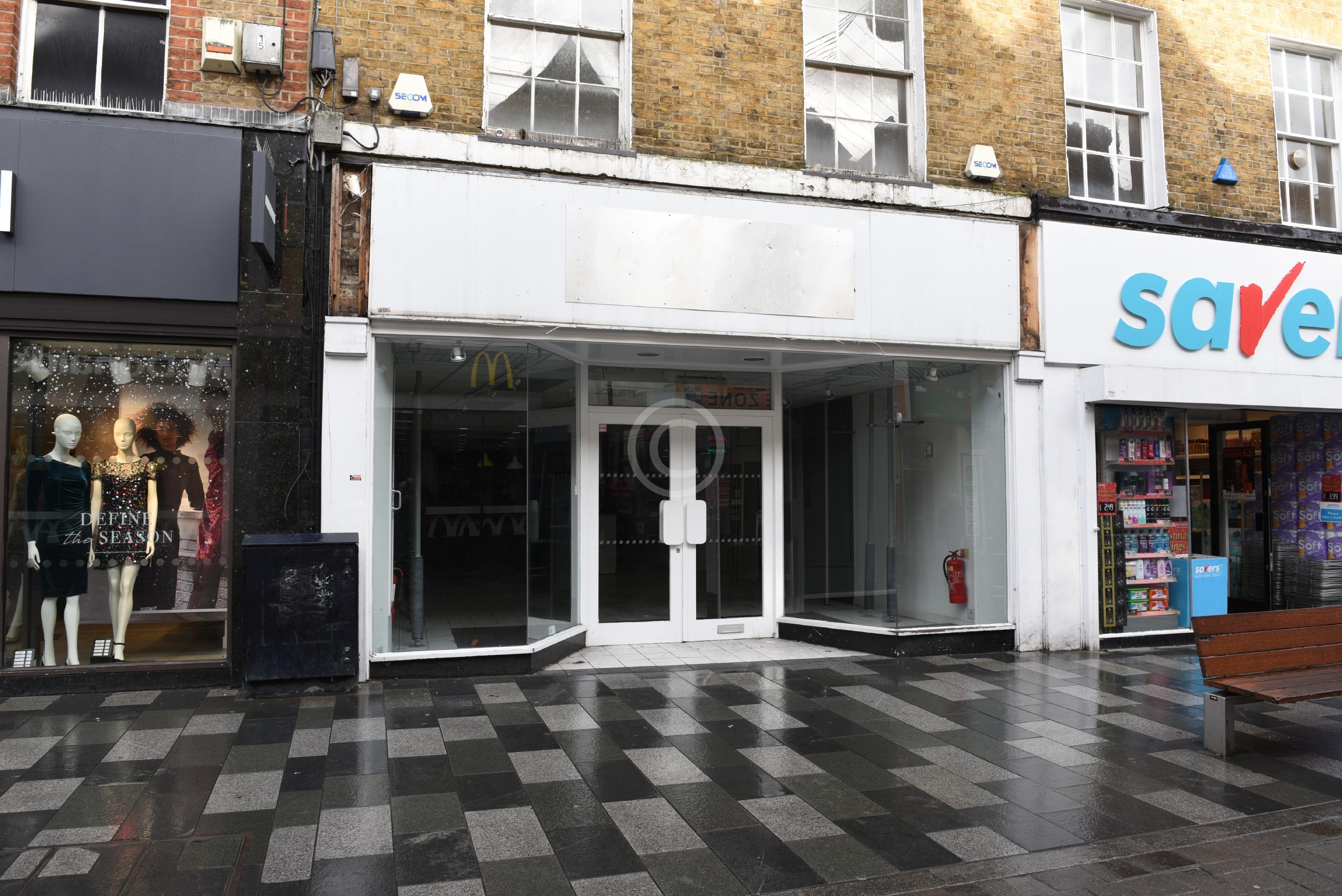 MAIDENHEAD 130575 - Photo 1 of 14 - Baylis Media Photos