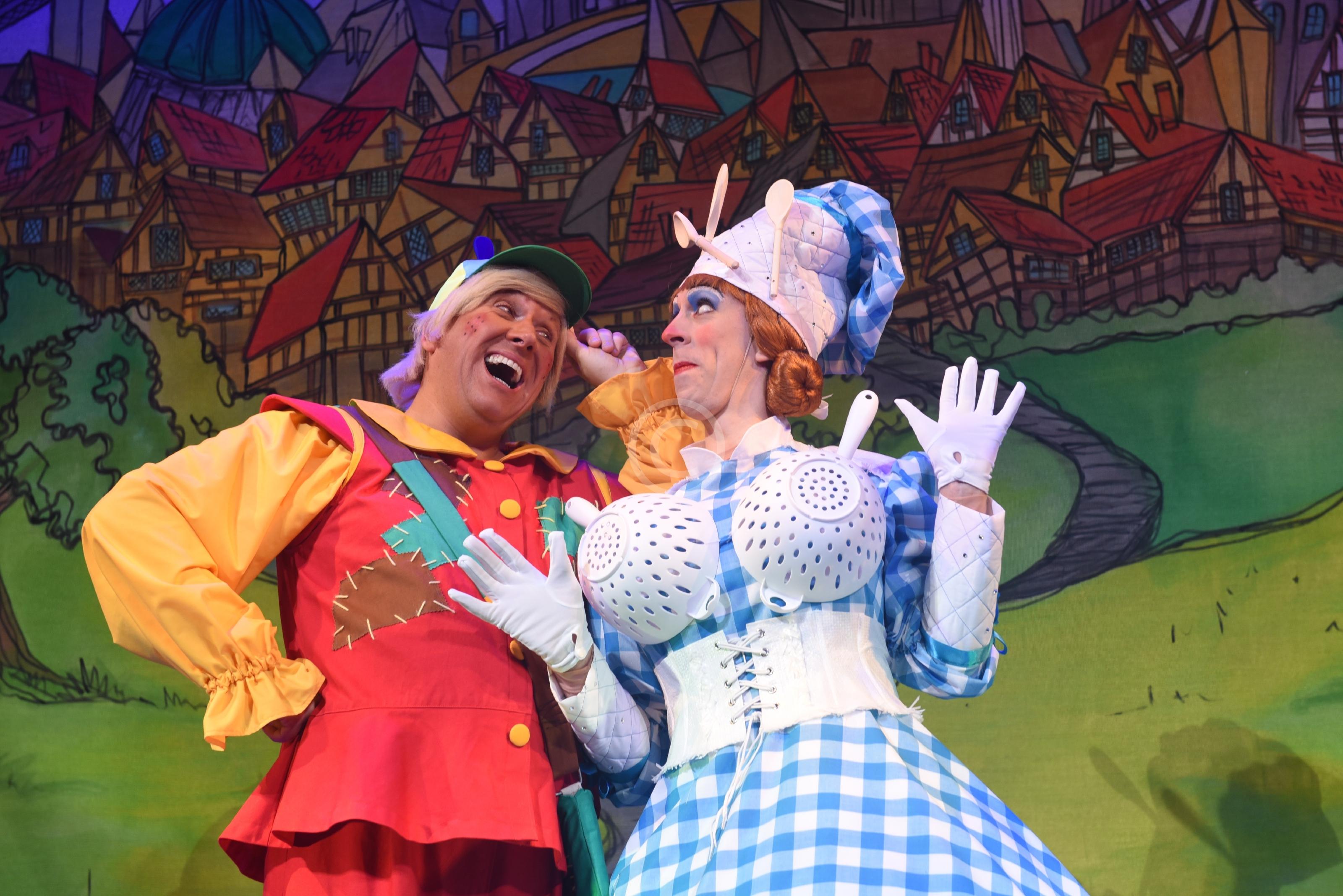 WINDSOR 130645 - Photo 1 of 27 - Baylis Media Photos