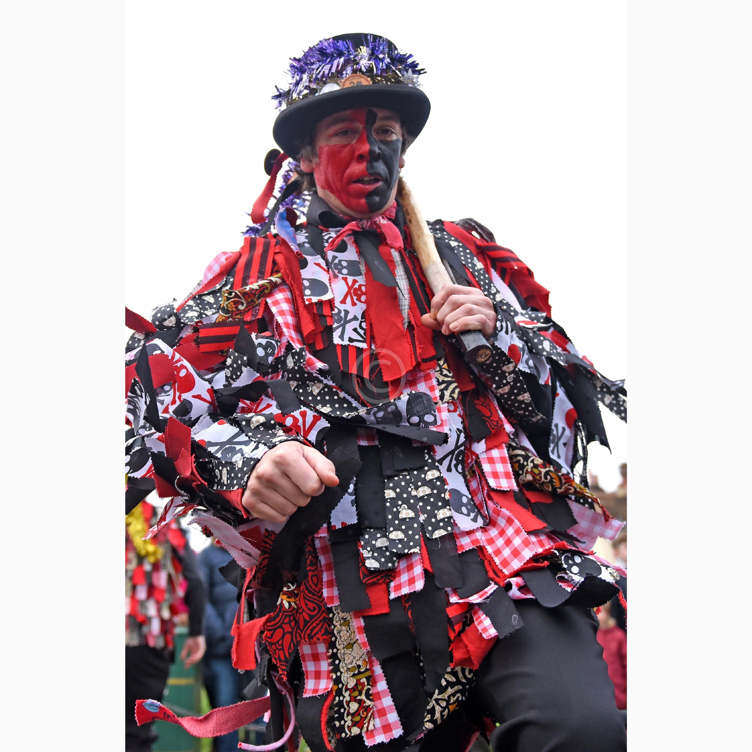 DATCHET 130780 - Photo 1 of 12 - Baylis Media Photos