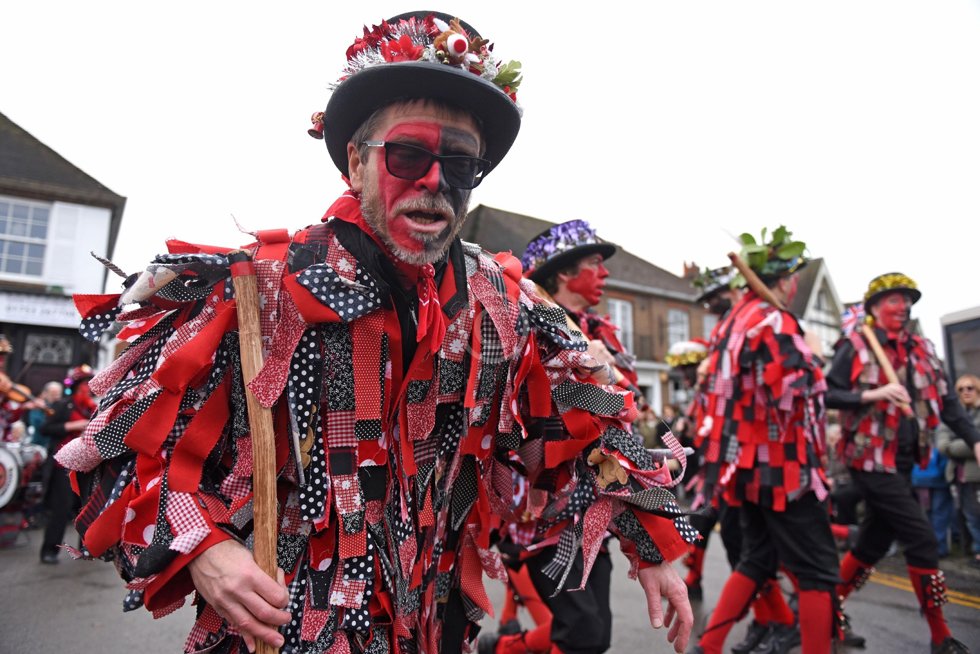 DATCHET 130780 - Photo 1 of 12 - Baylis Media Photos