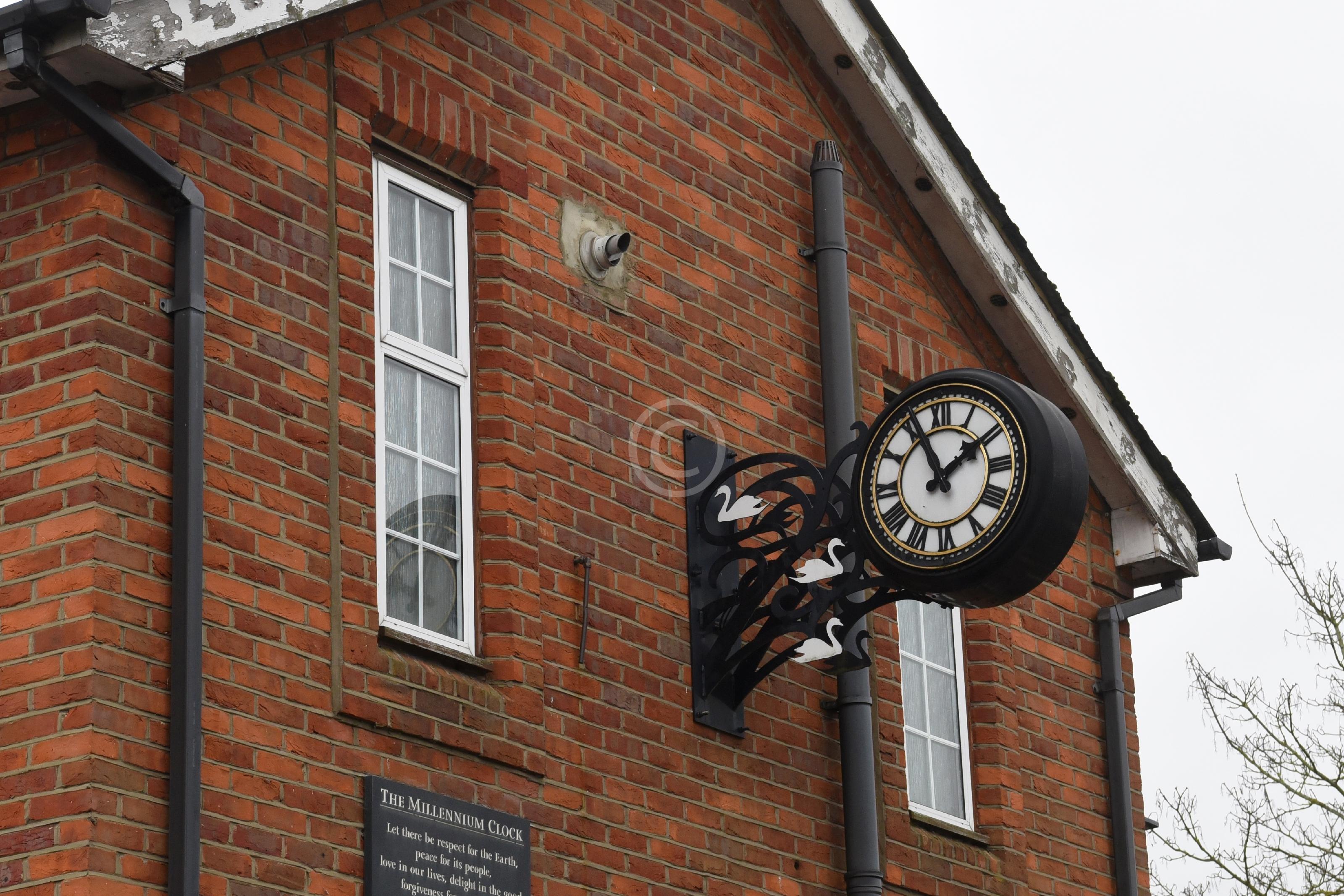 COOKHAM 131009 - Photo 1 of 6 - Baylis Media Photos