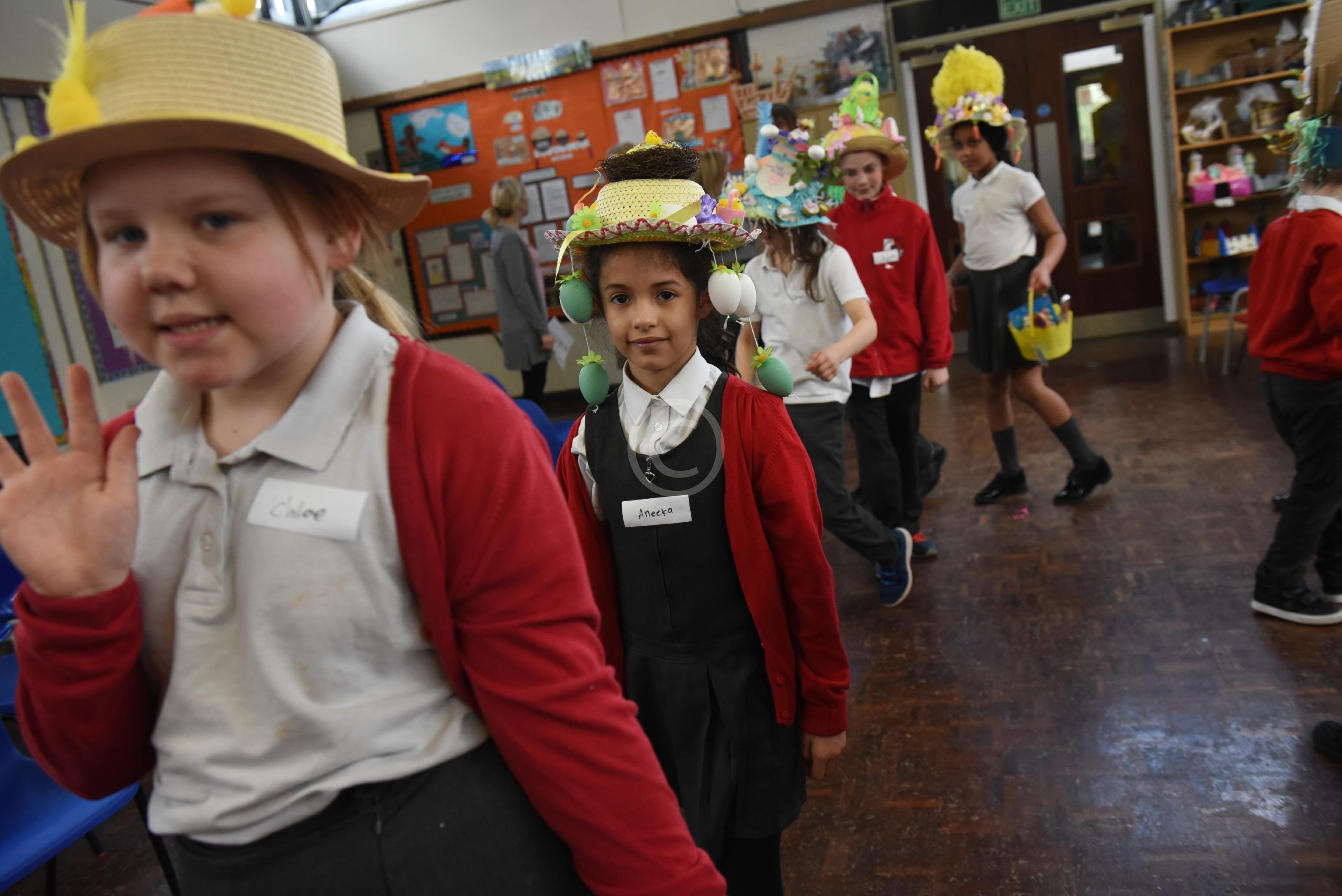 OAKLEY GREEN 131133 - Photo 1 of 16 - Baylis Media Photos