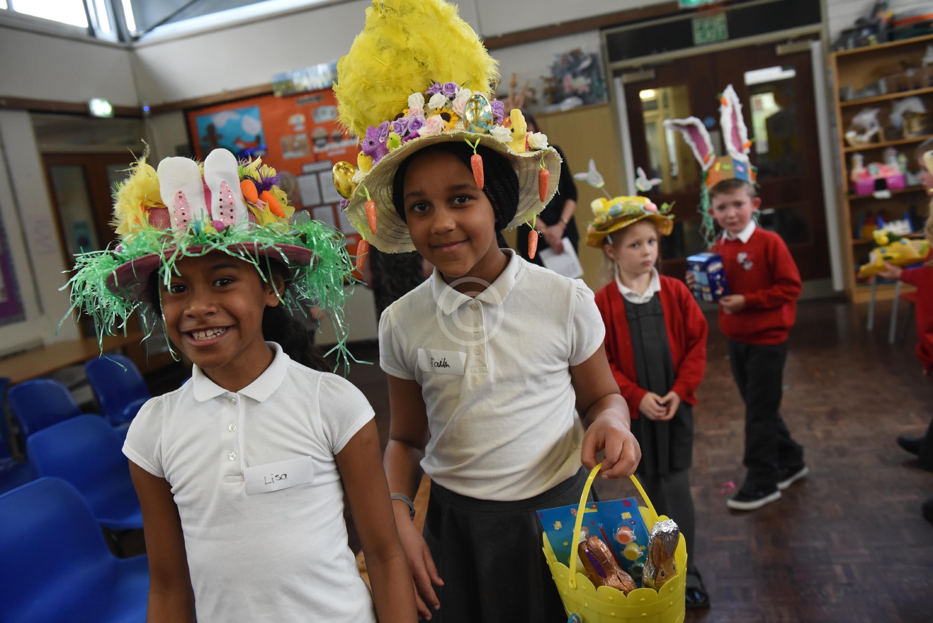 OAKLEY GREEN 131133 - Photo 1 of 16 - Baylis Media Photos