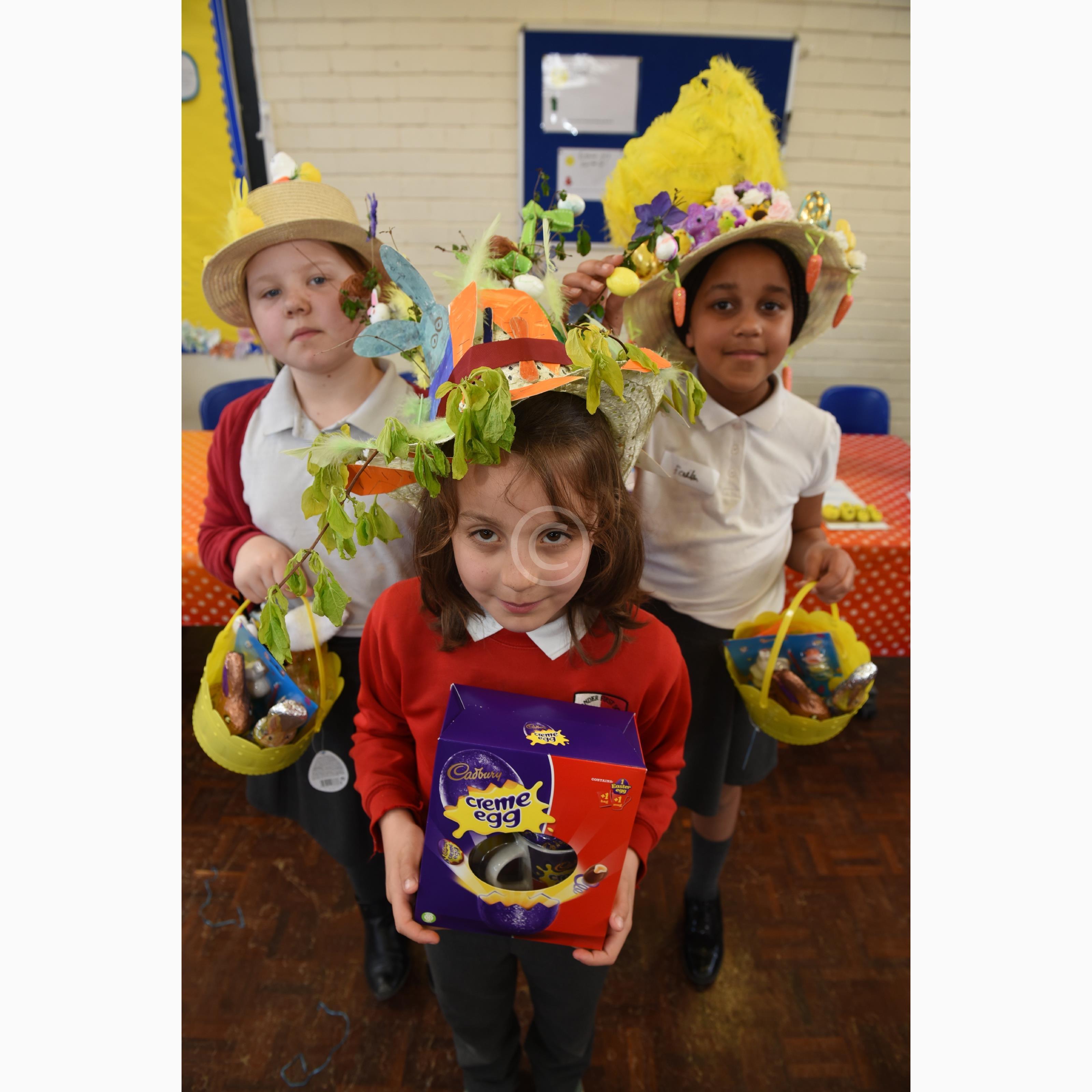 OAKLEY GREEN 131133 - Photo 1 of 16 - Baylis Media Photos