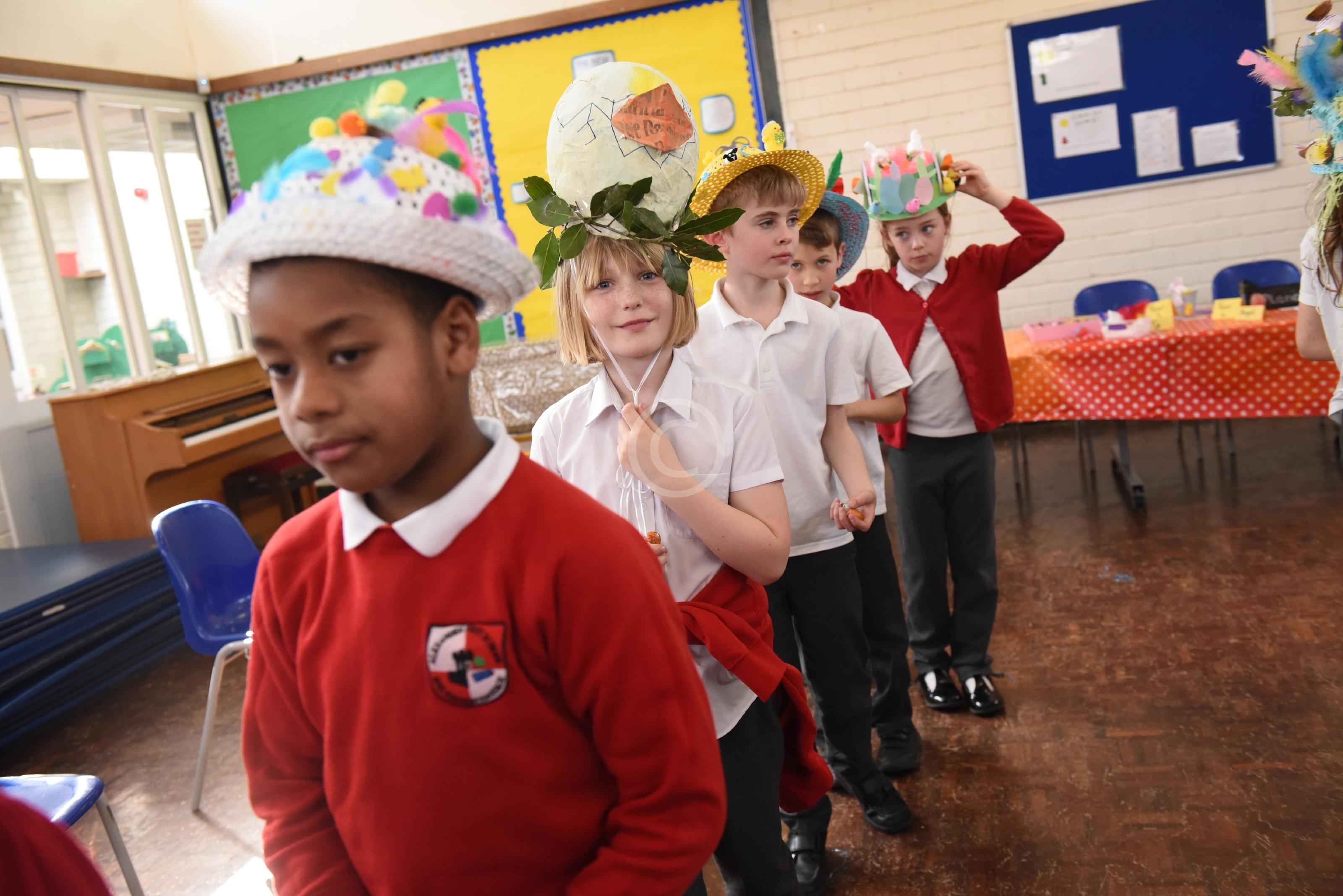 OAKLEY GREEN 131133 - Photo 1 of 16 - Baylis Media Photos