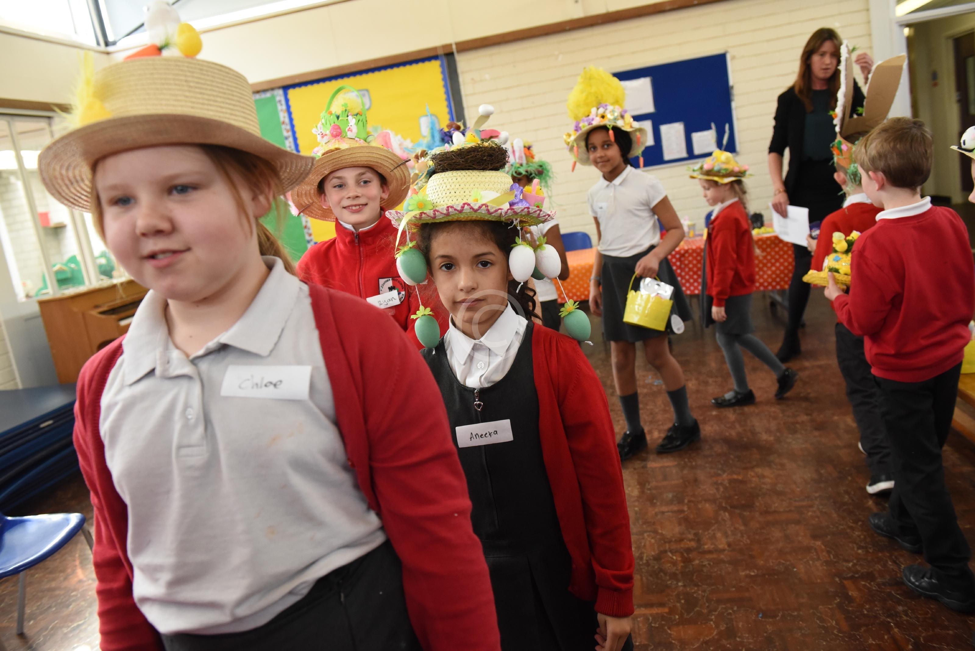 OAKLEY GREEN 131133 - Photo 1 of 16 - Baylis Media Photos