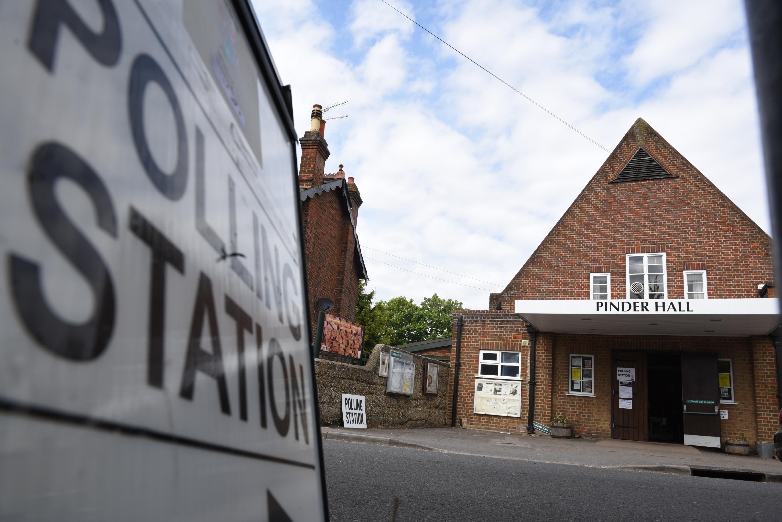 COOKHAM RISE - Photo 1 of 6 - Baylis Media Photos