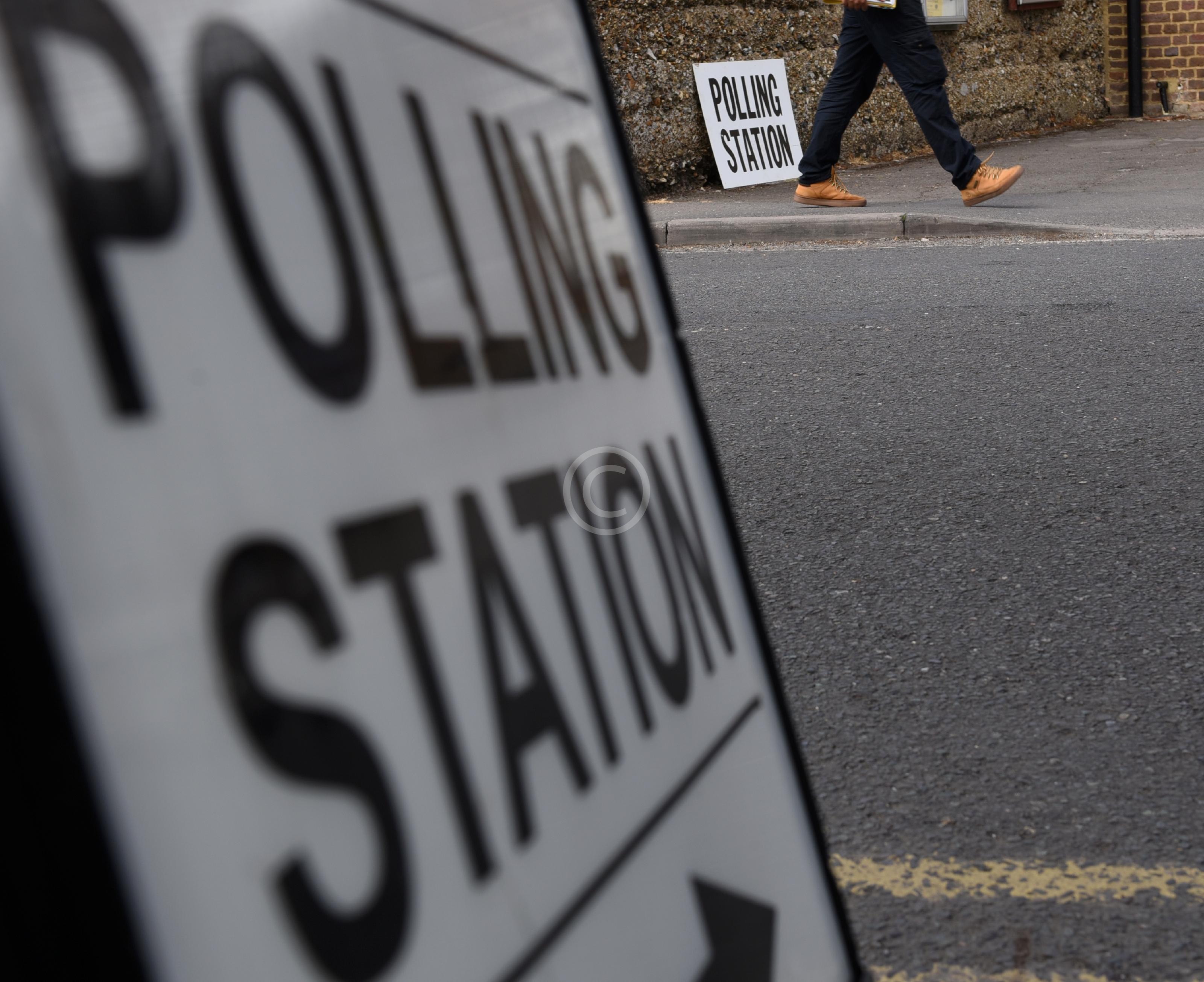 COOKHAM RISE - Photo 1 of 6 - Baylis Media Photos