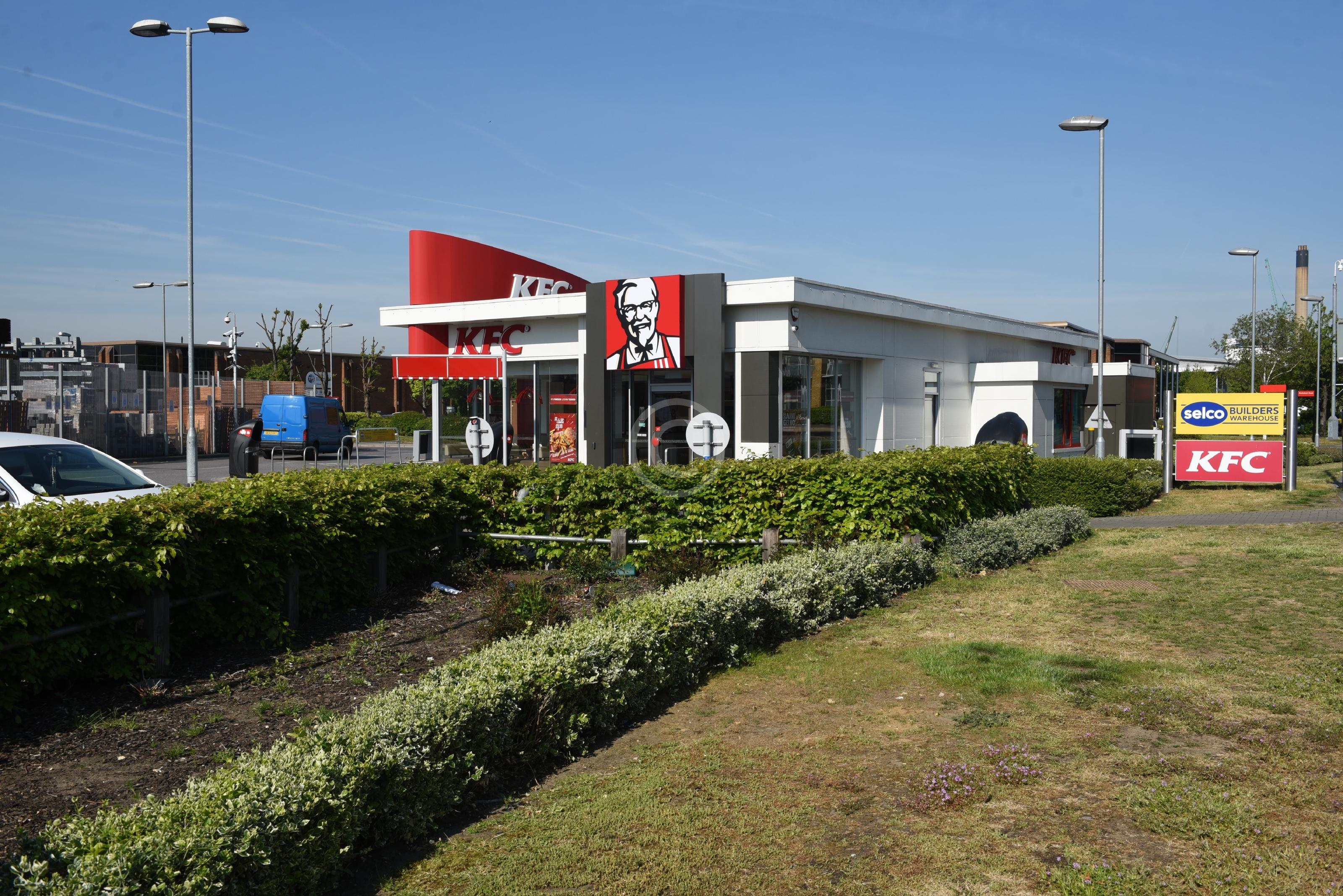 SLOUGH 131291 - Photo 1 of 4 - Baylis Media Photos