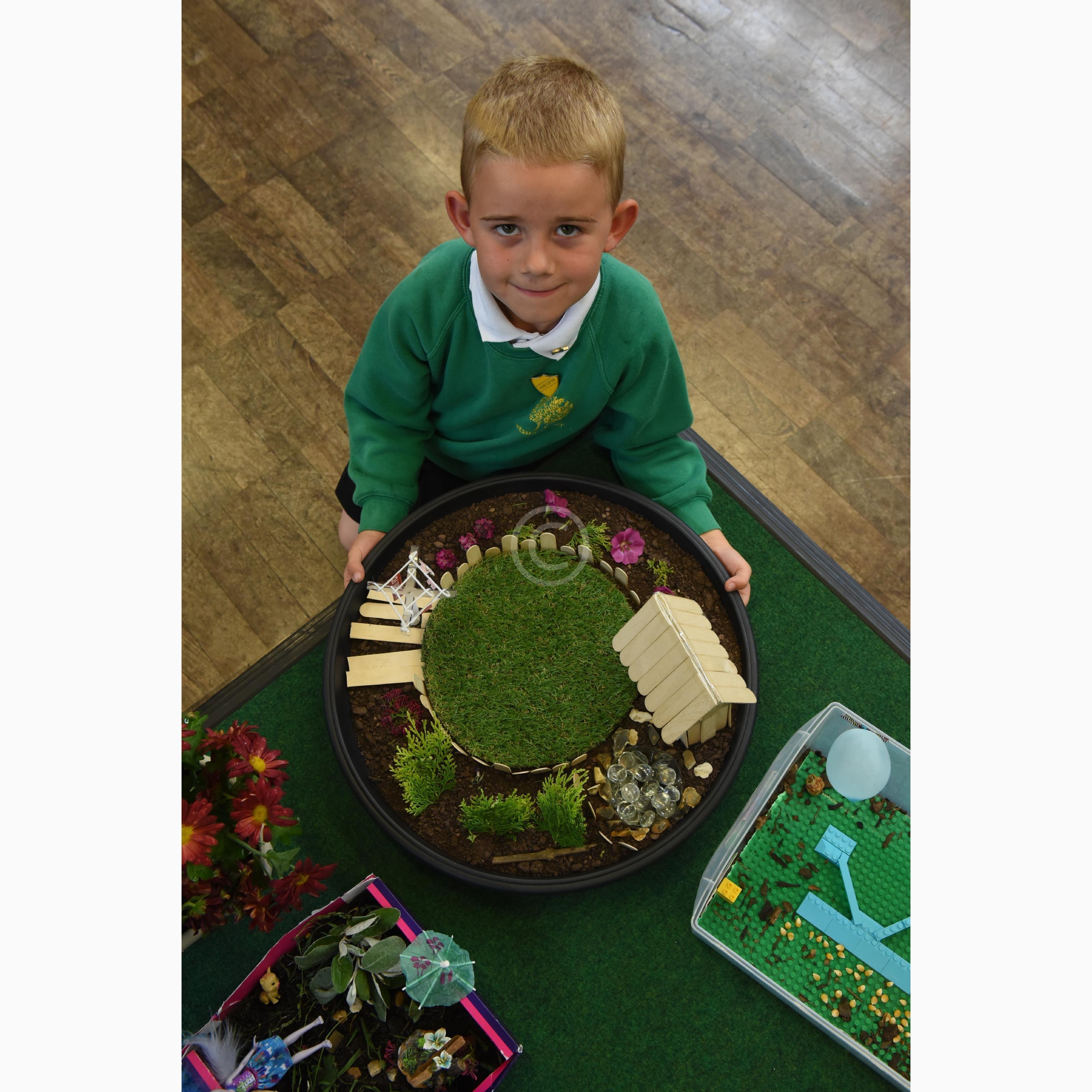 COX GREEN 131386 - Photo 2 of 17 - Baylis Media Photos