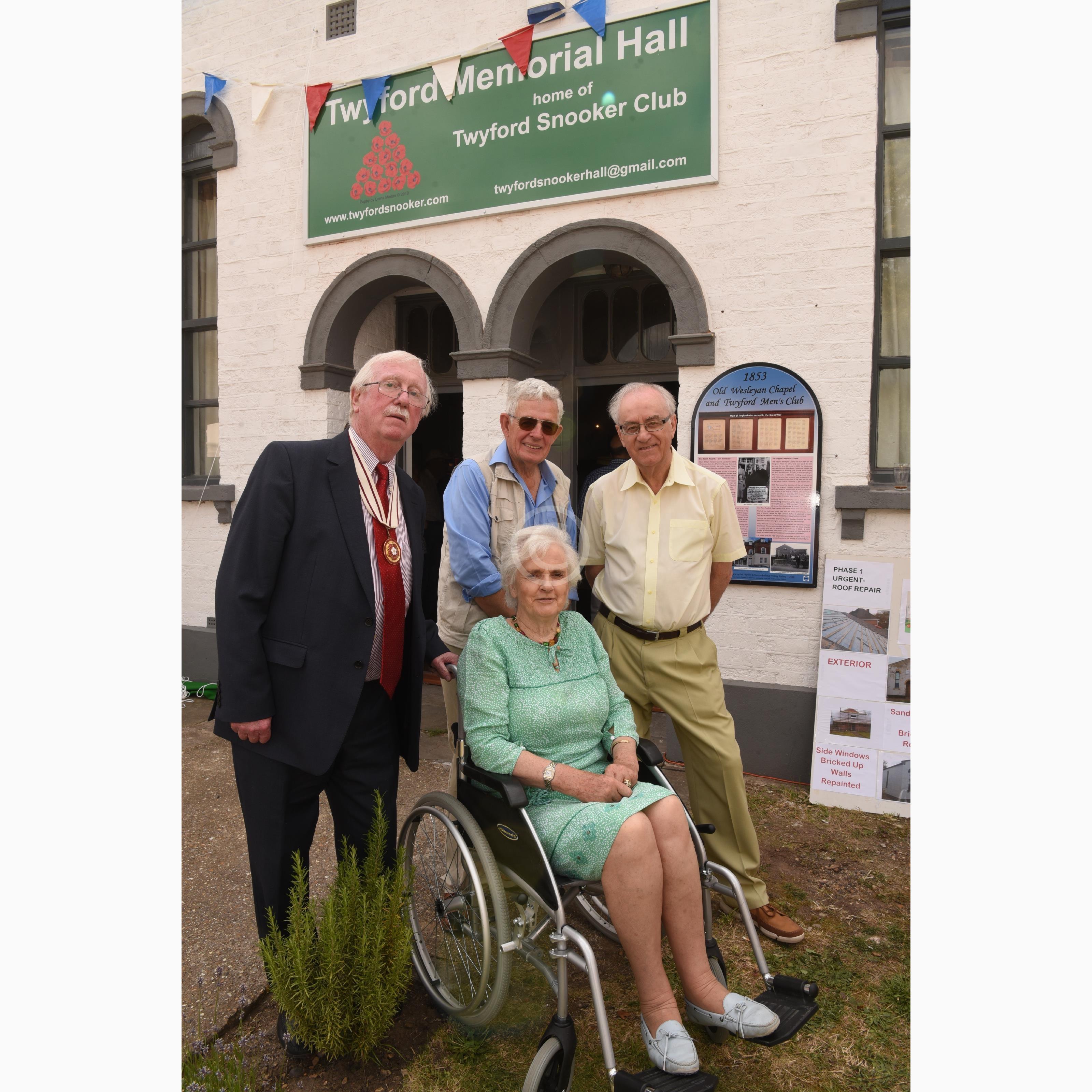 TWYFORD 131569 - Photo 1 of 10 - Baylis Media Photos