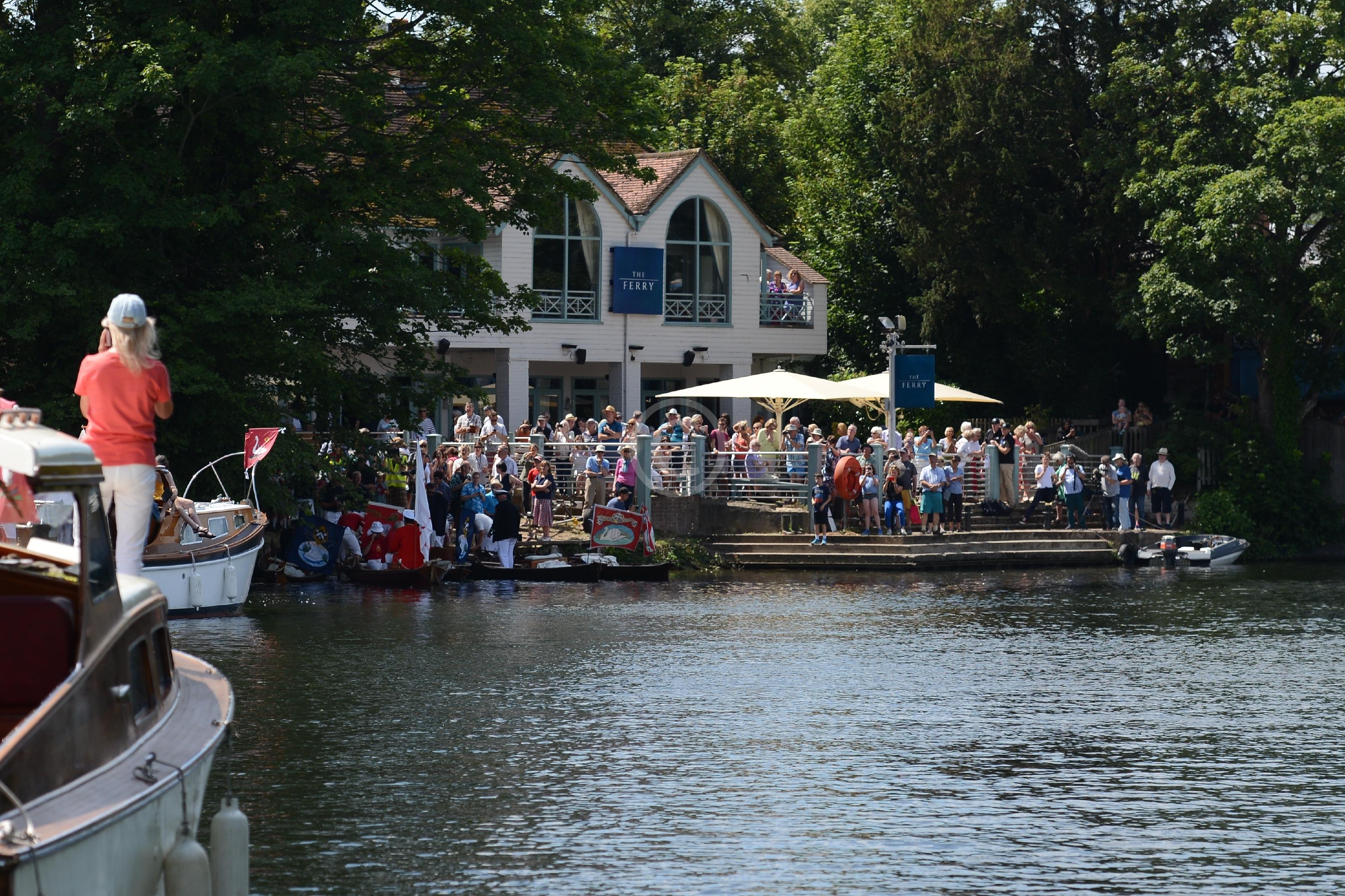 SWAN UPPING 131579 - Photo 1 of 113 - Baylis Media Photos
