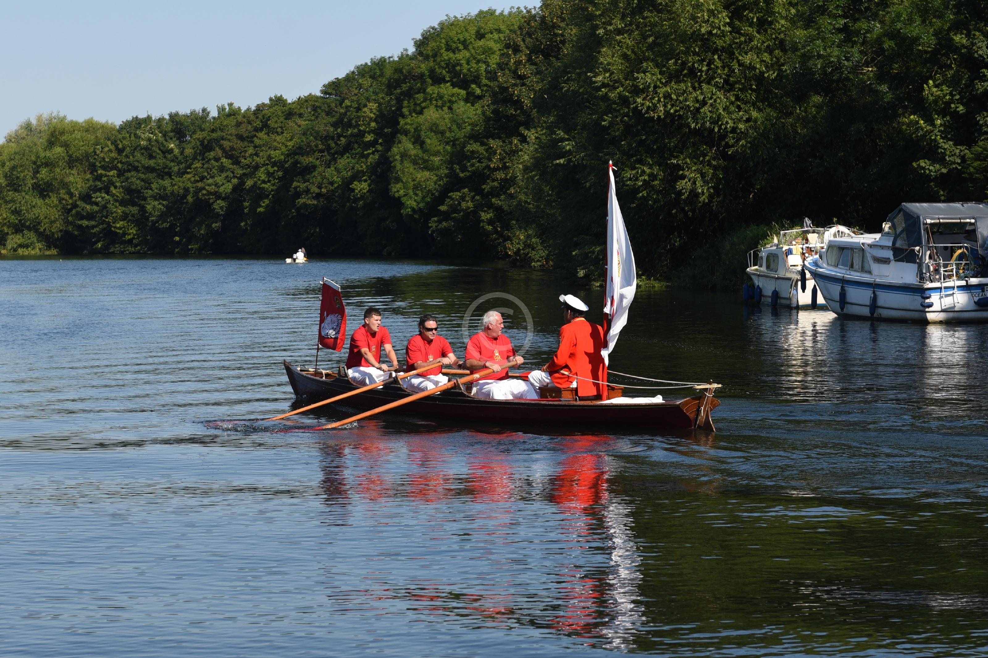 SWAN UPPING 131579 - Photo 1 of 113 - Baylis Media Photos